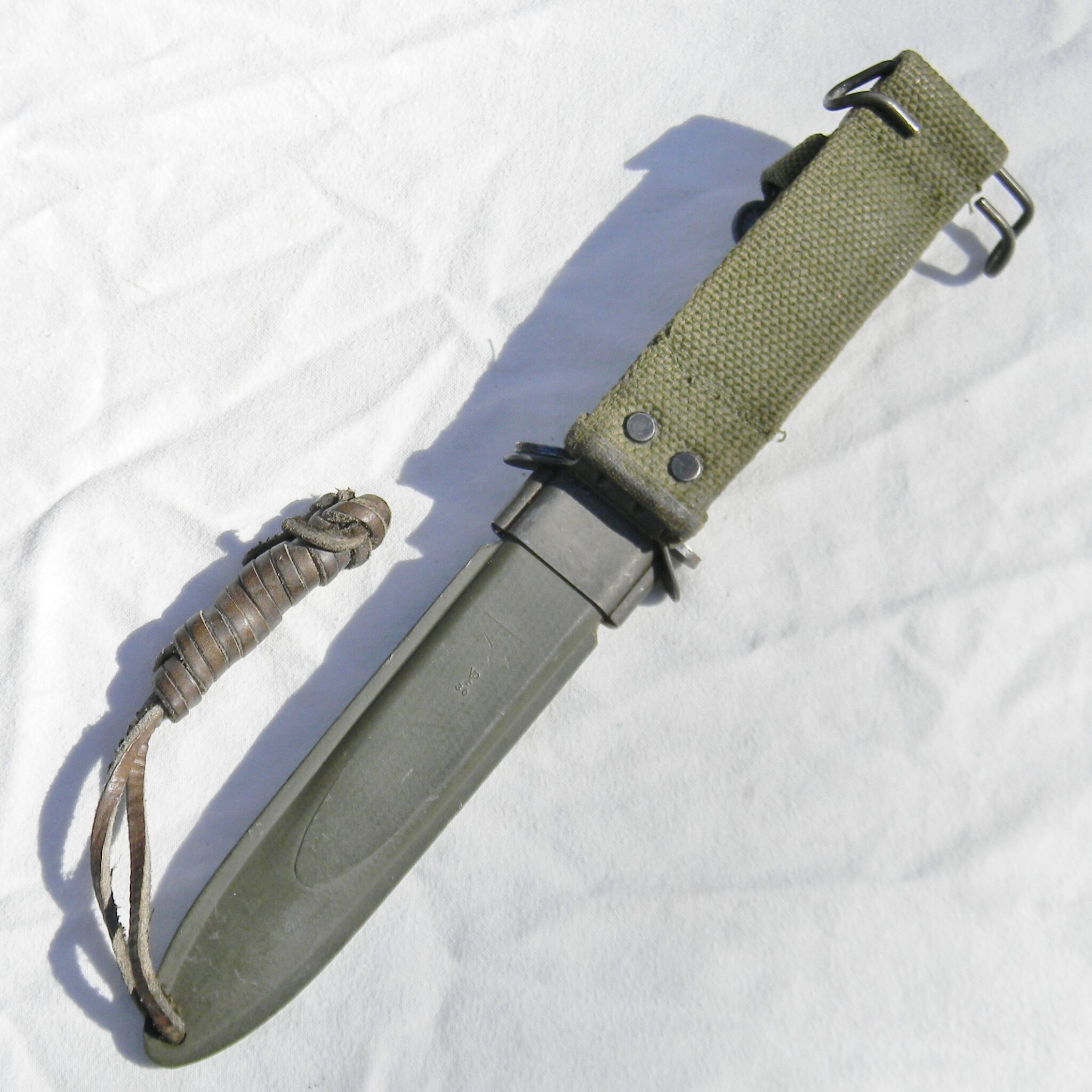 WW2 Imperial M3 Trench Knife fighting knife, orig M8A1 scabbard
