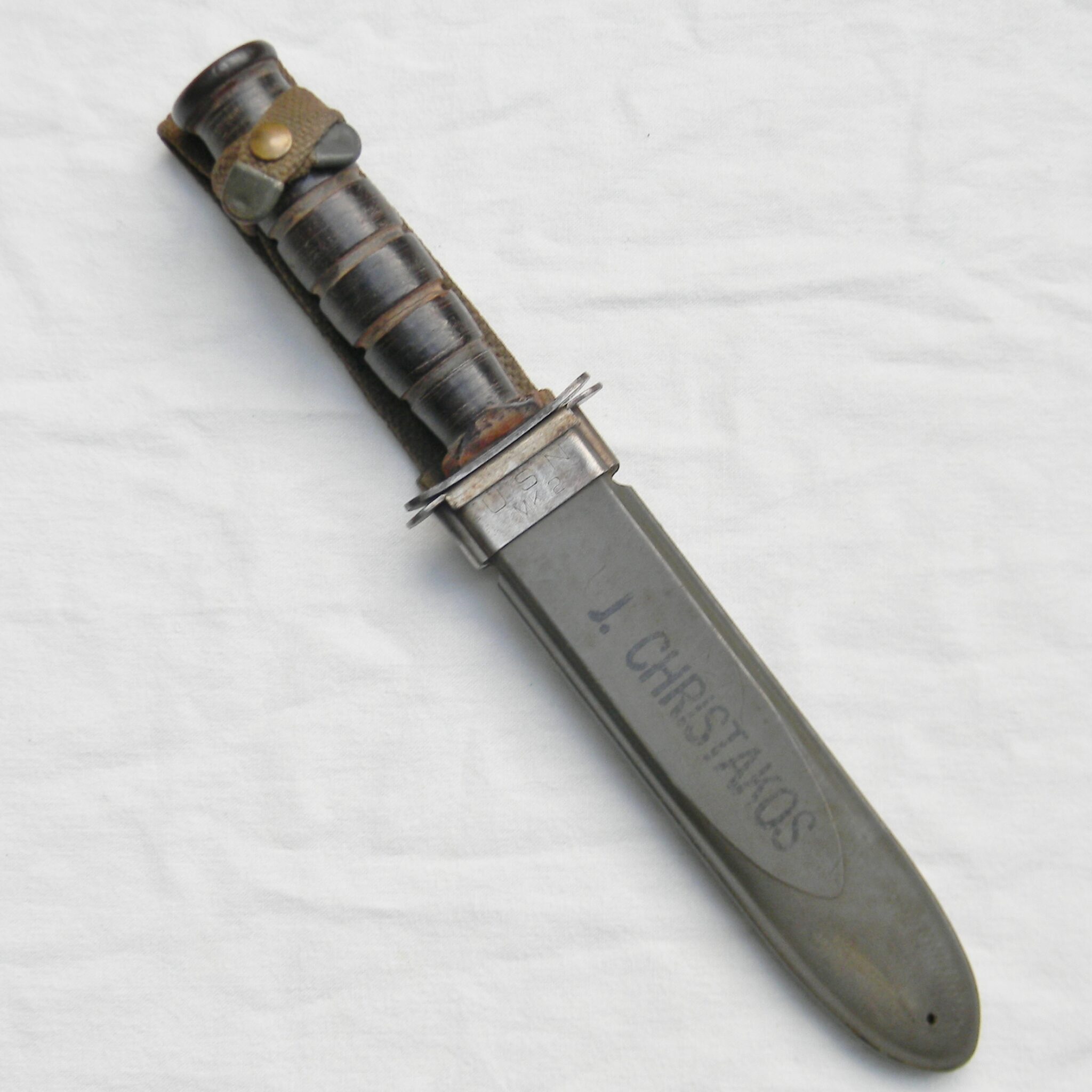 WW2 Camillus USN MK2 fighting knife, orig NORD composition scabbard