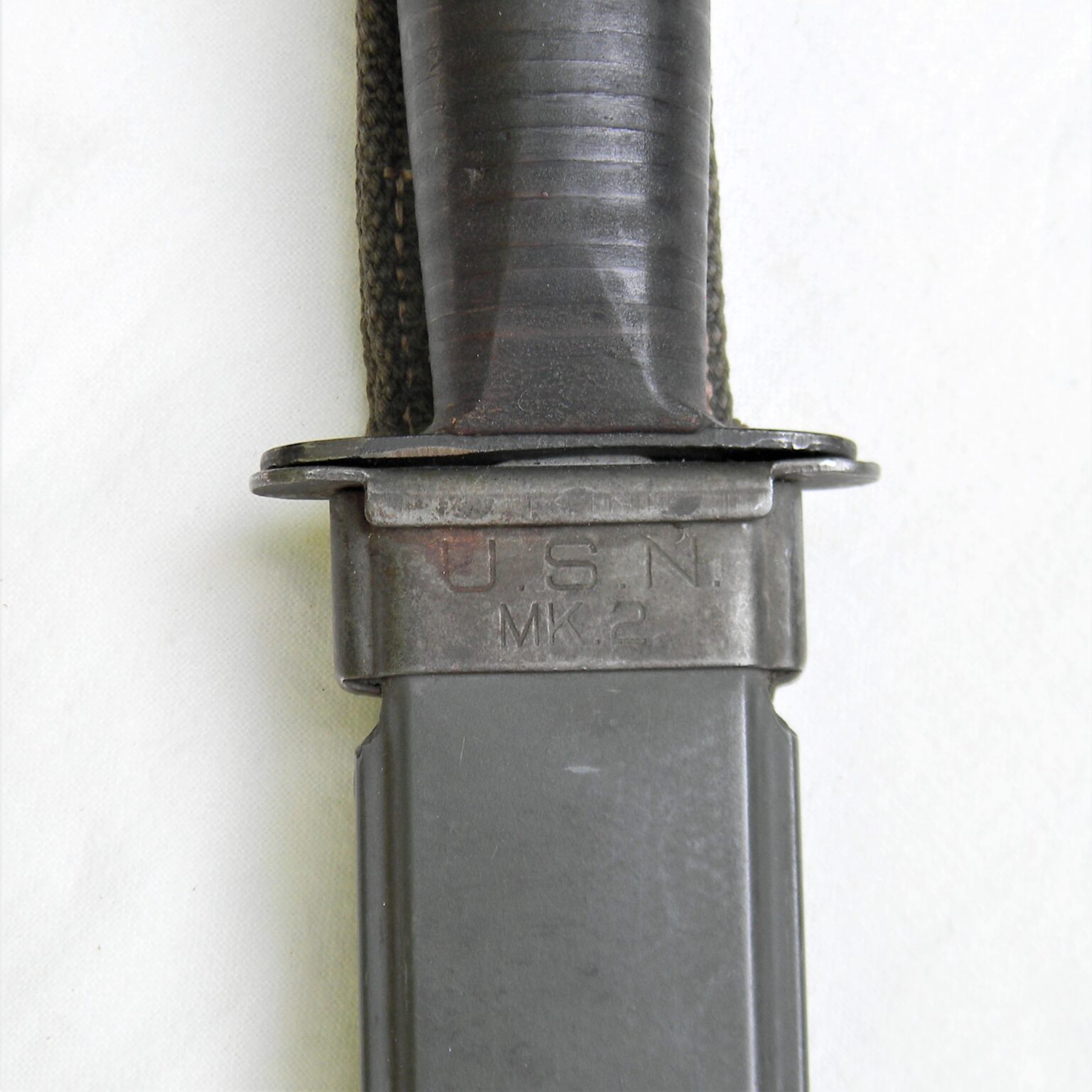 WW2 USN UDT fighting knife made by Ka-Bar, original NORD scabbard