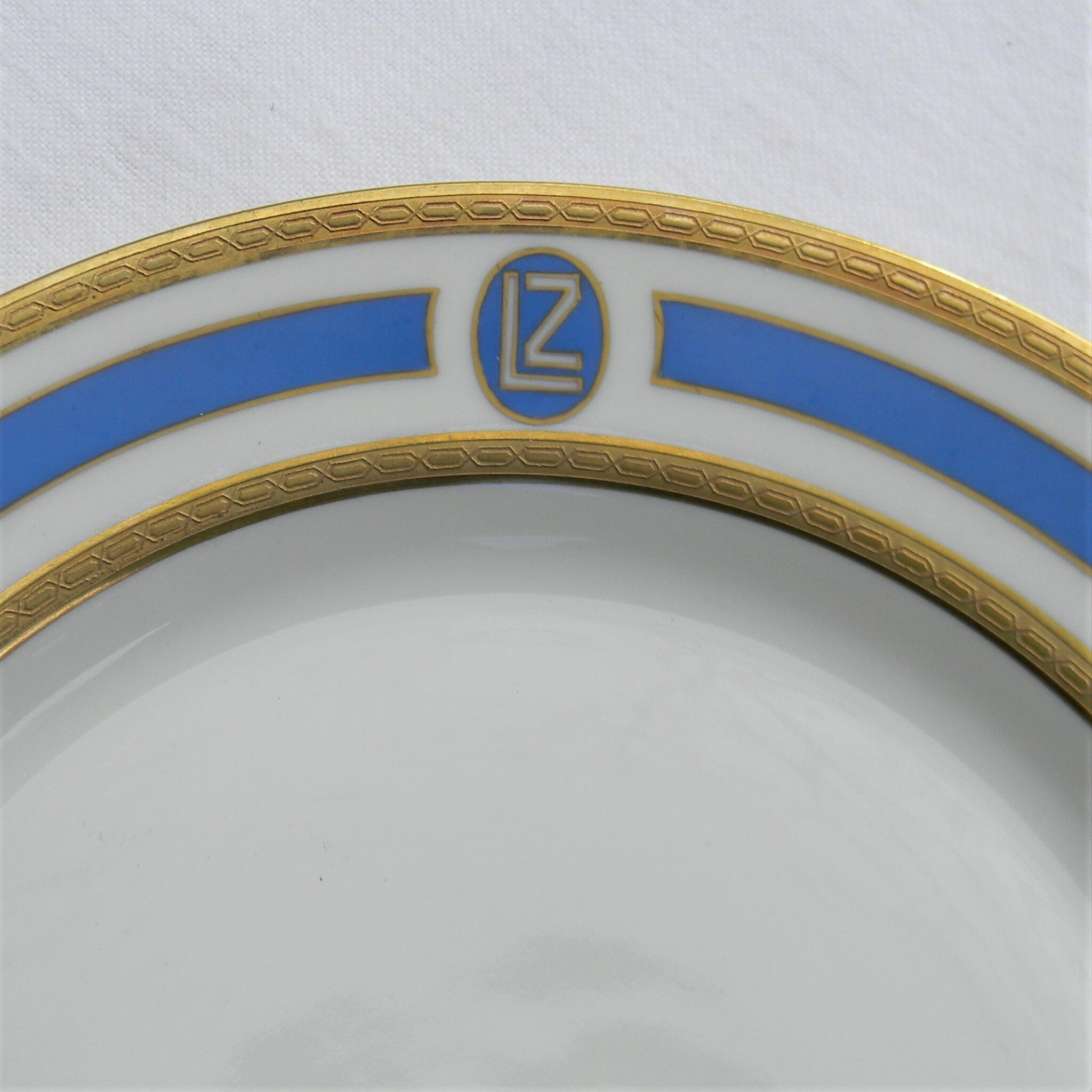 Airship Graf Zeppelin 1928 porcelain plate Heinrich & Co "small logo" type