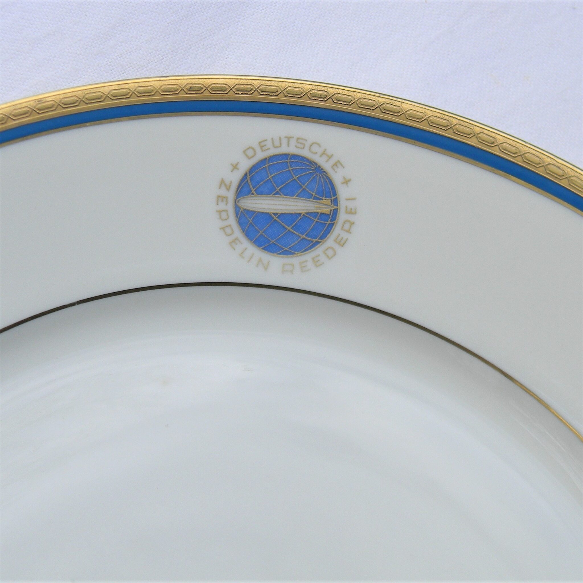 Airship Graf Zeppelin porcelain 9-in dinner plate Heinrich & Co, Germany