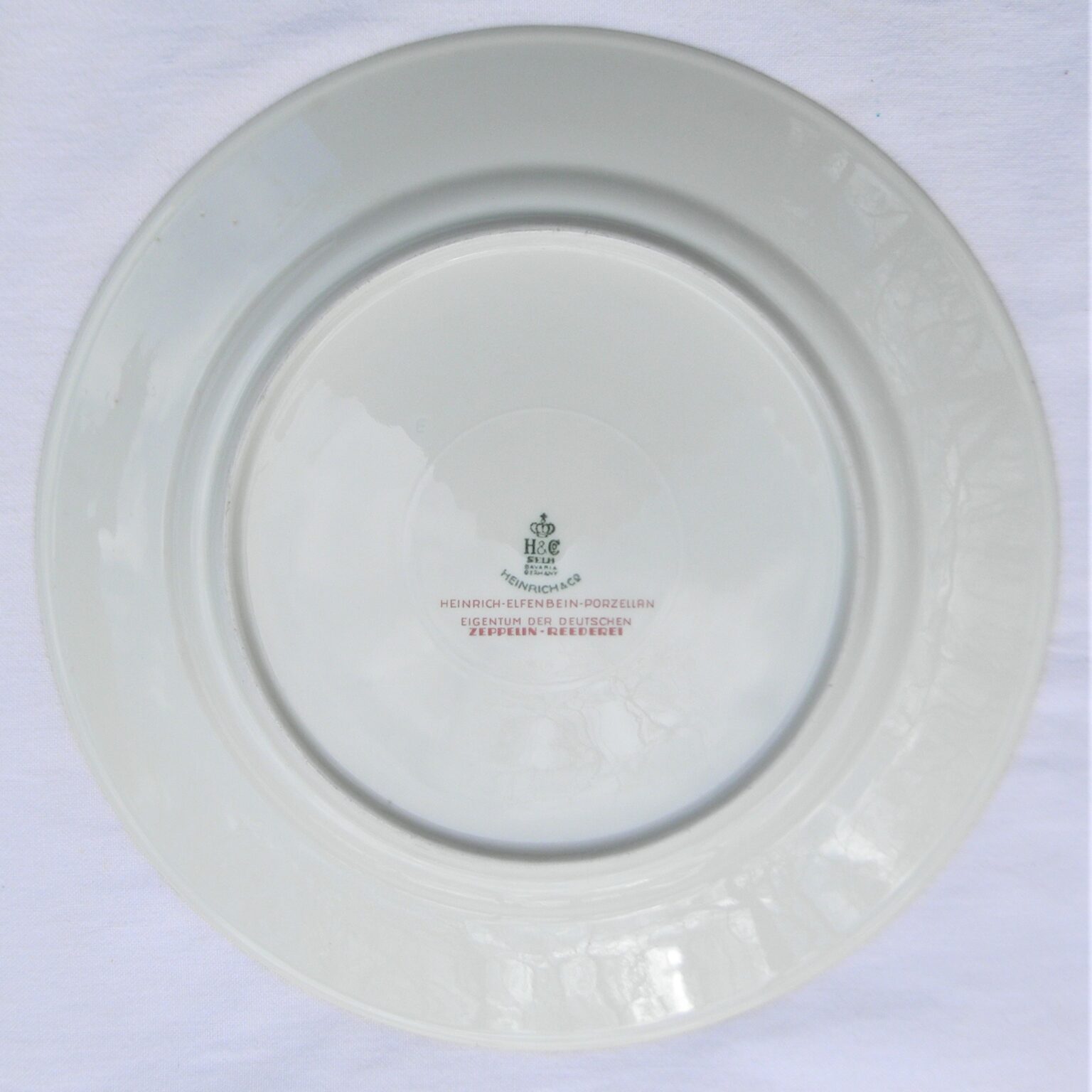 Airship Graf Zeppelin porcelain 9-in dinner plate Heinrich & Co, Germany