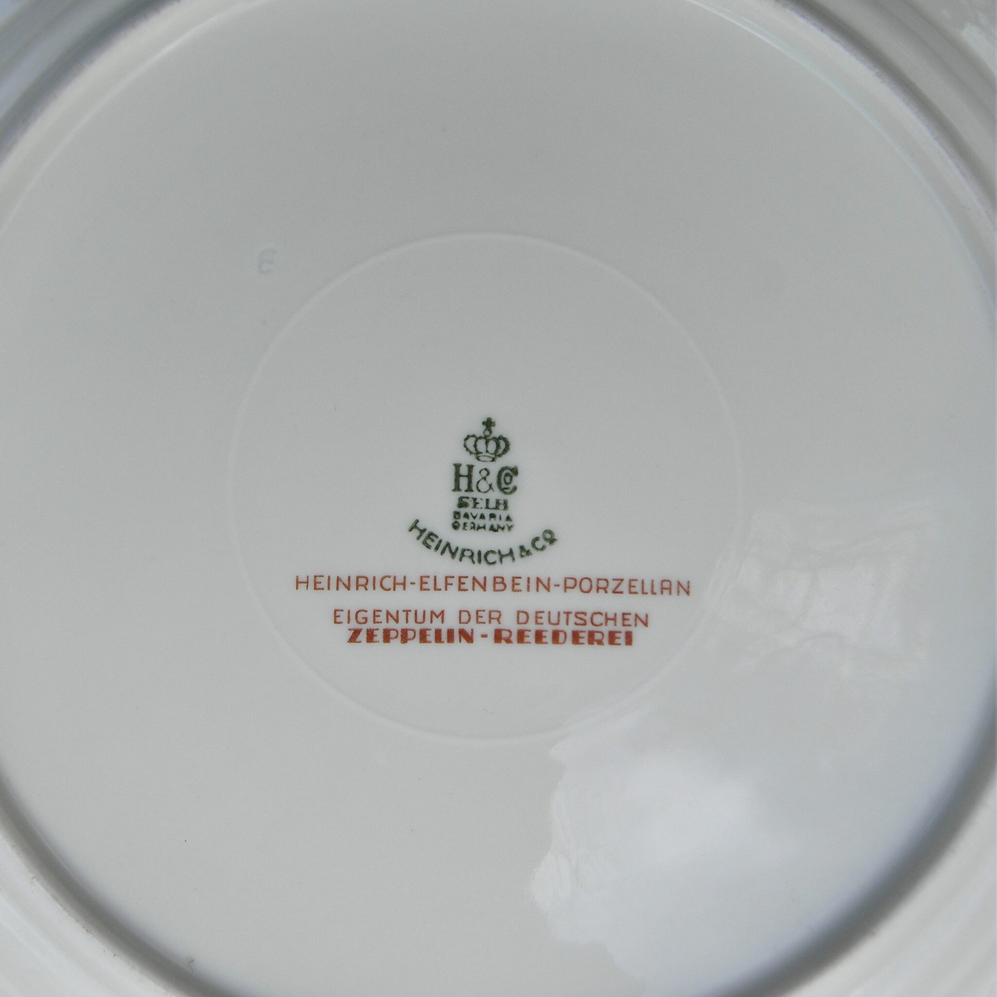 Airship Graf Zeppelin porcelain 9-in dinner plate Heinrich & Co, Germany