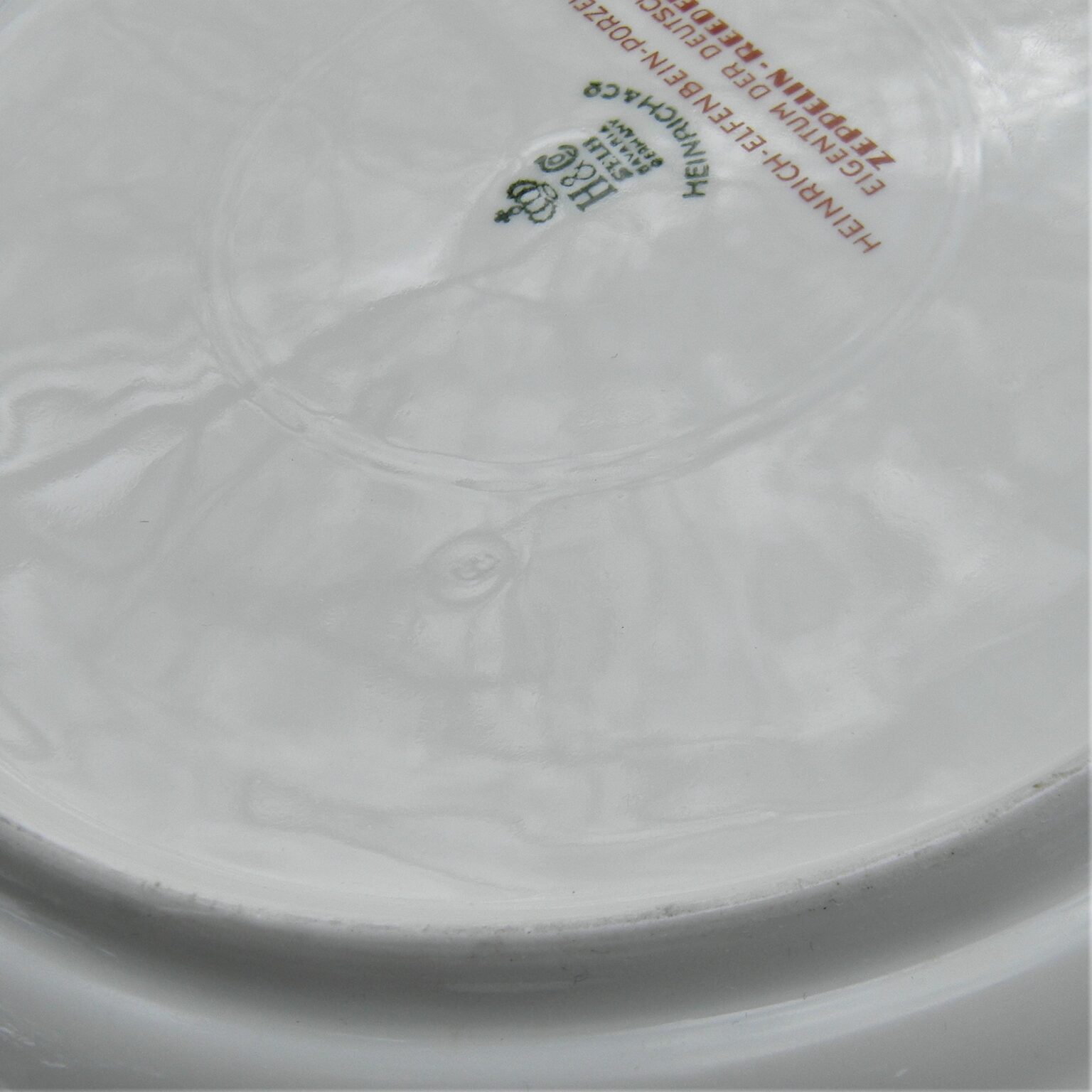 Airship Graf Zeppelin porcelain 9-in dinner plate Heinrich & Co, Germany
