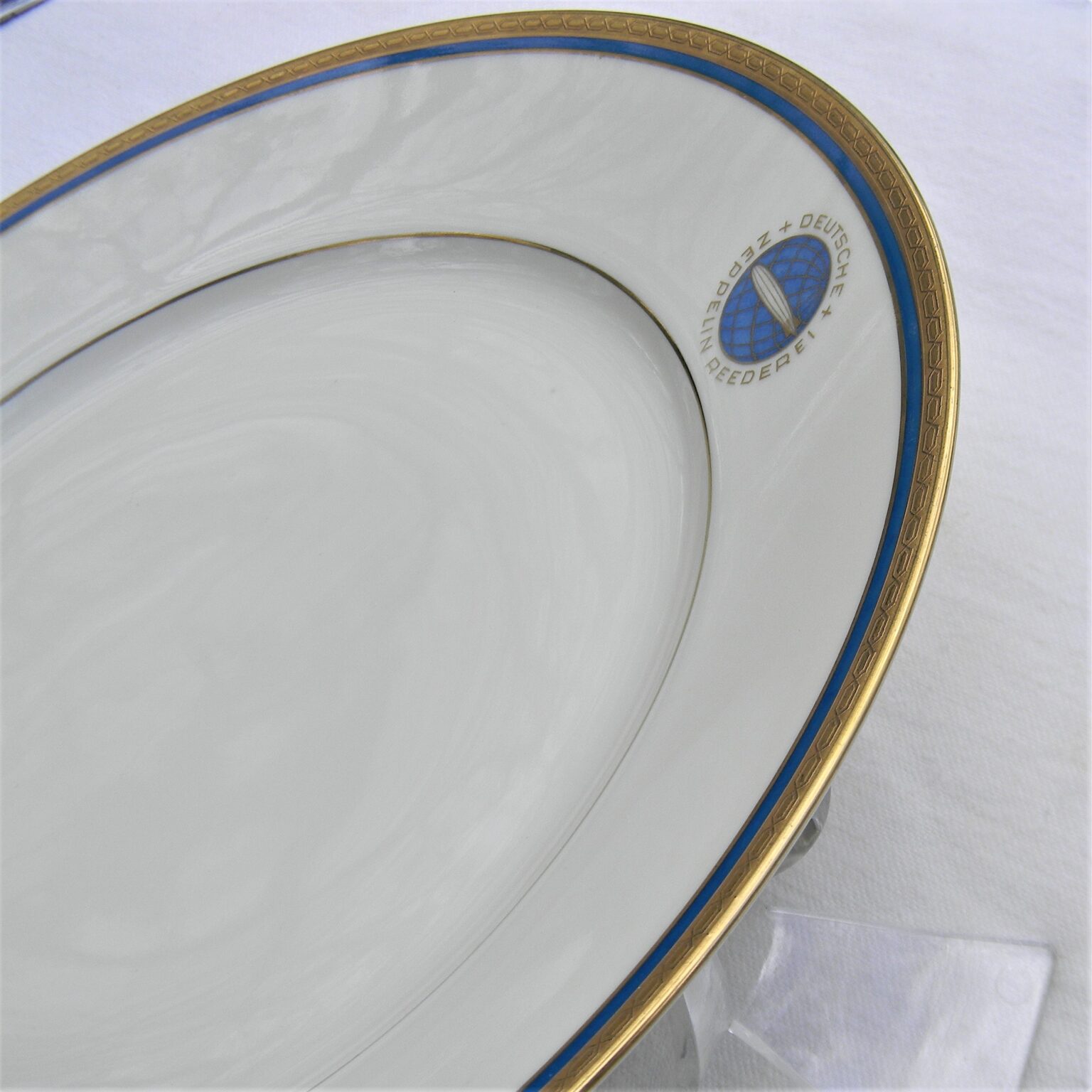 Airship Graf Zeppelin porcelain 9-in dinner plate Heinrich & Co, Germany
