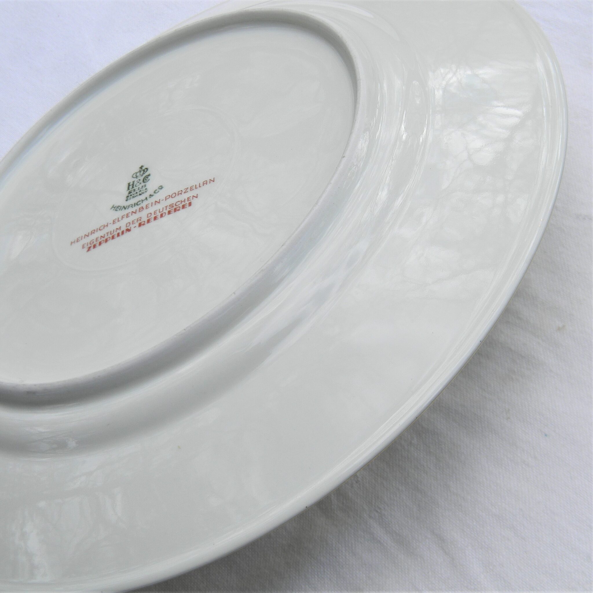 Airship Graf Zeppelin porcelain 9-in dinner plate Heinrich & Co, Germany