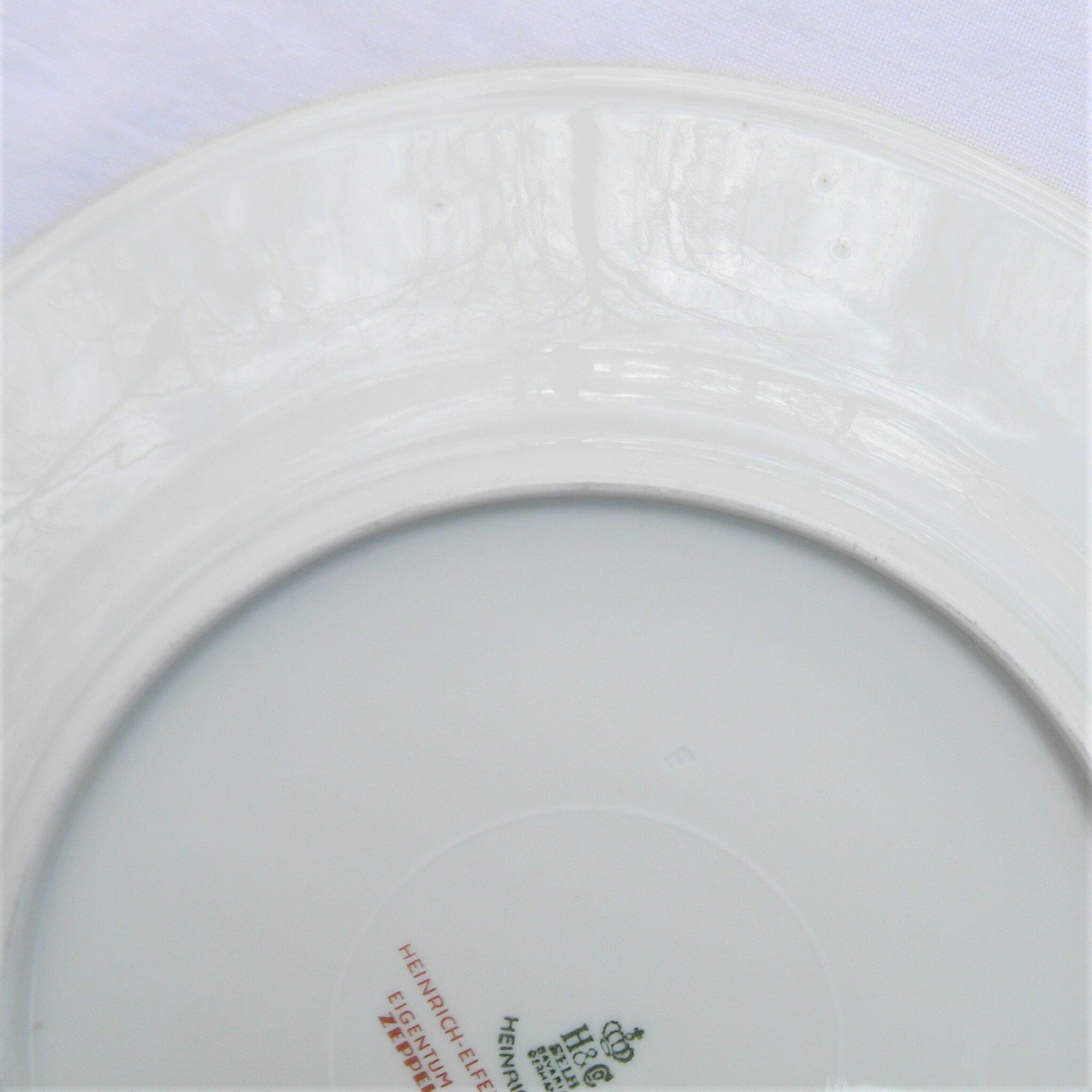 Airship Graf Zeppelin porcelain 9-in dinner plate Heinrich & Co, Germany