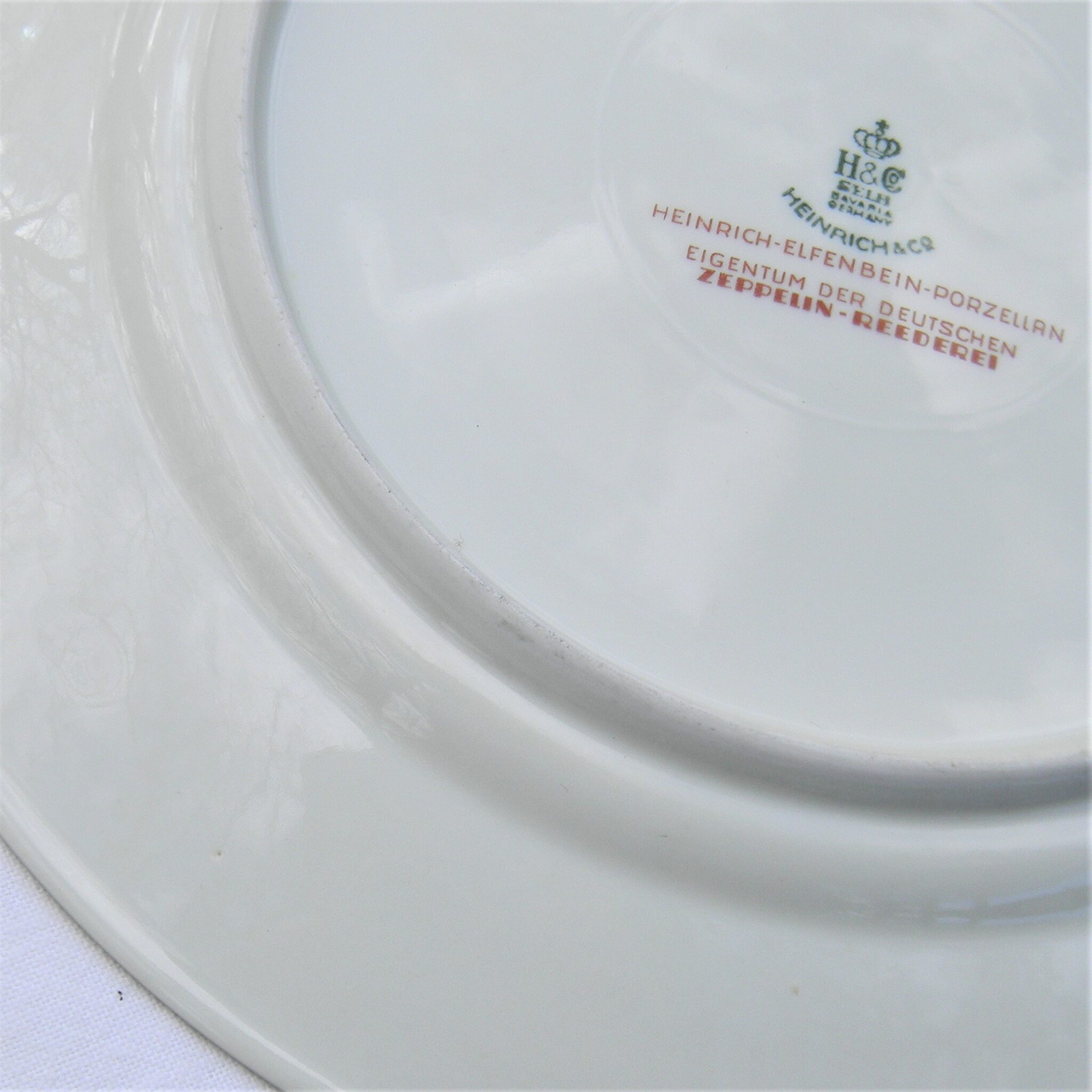 Airship Graf Zeppelin porcelain 9-in dinner plate Heinrich & Co, Germany
