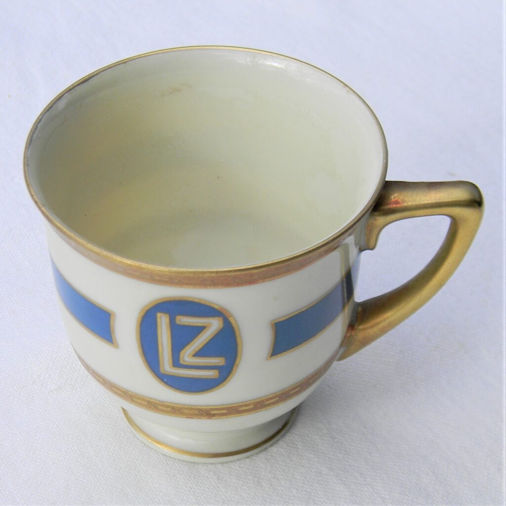 Airship Graf Zeppelin porcelain coffee cup made by Heinrich & Co; rare