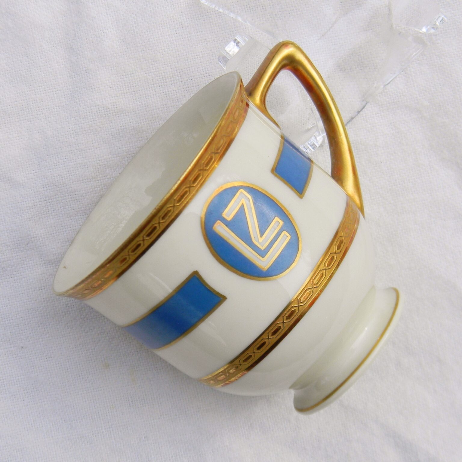 Airship Graf Zeppelin porcelain coffee cup made by Heinrich & Co; rare
