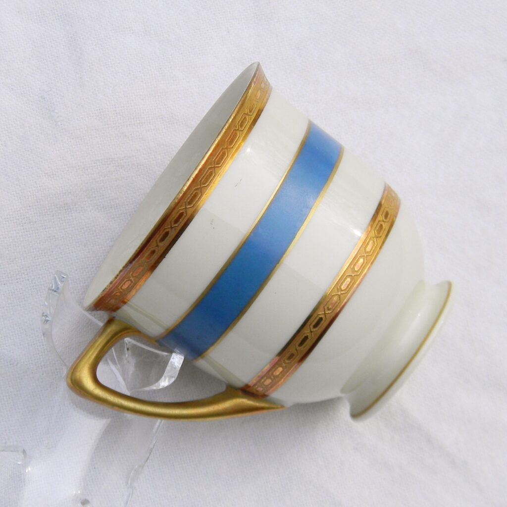 Airship Graf Zeppelin porcelain coffee cup made by Heinrich & Co; rare