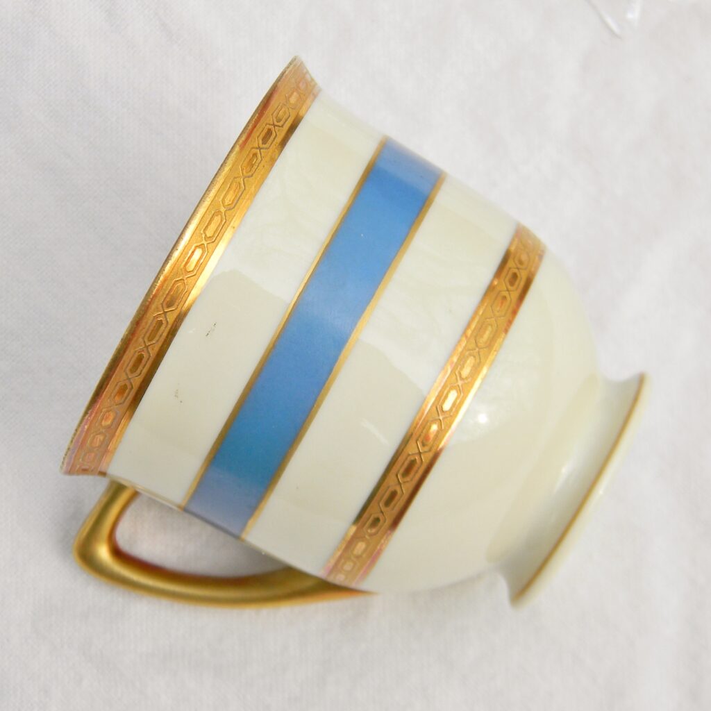 Airship Graf Zeppelin porcelain coffee cup made by Heinrich & Co; rare