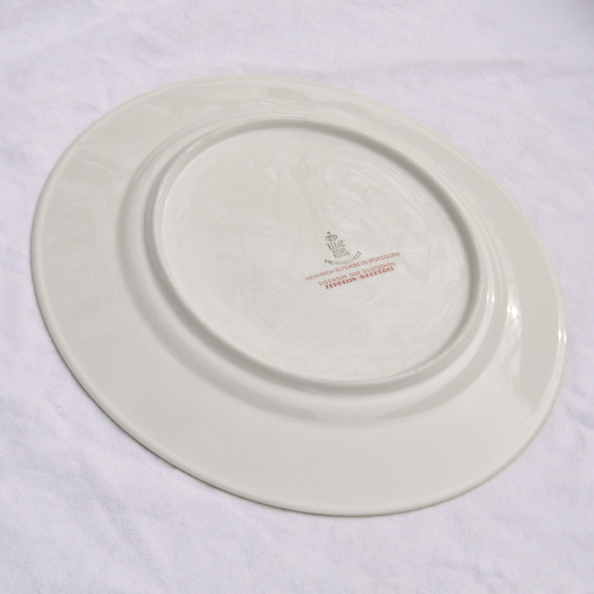 Airship Graf Zeppelin porcelain dinner plate made by Heinrich & Co; rare