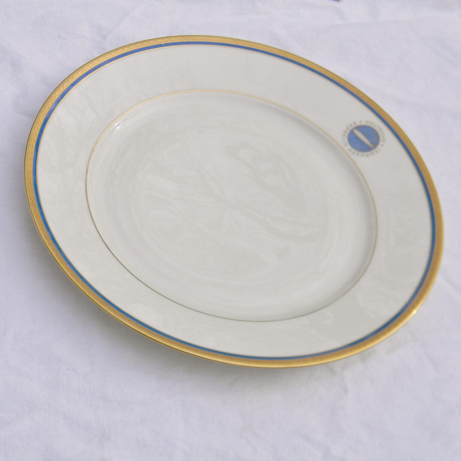 Airship Graf Zeppelin porcelain dinner plate made by Heinrich & Co; rare