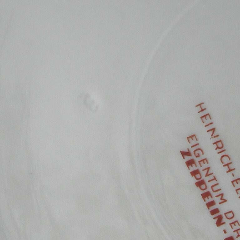 Airship Graf Zeppelin porcelain dinner plate made by Heinrich & Co; rare