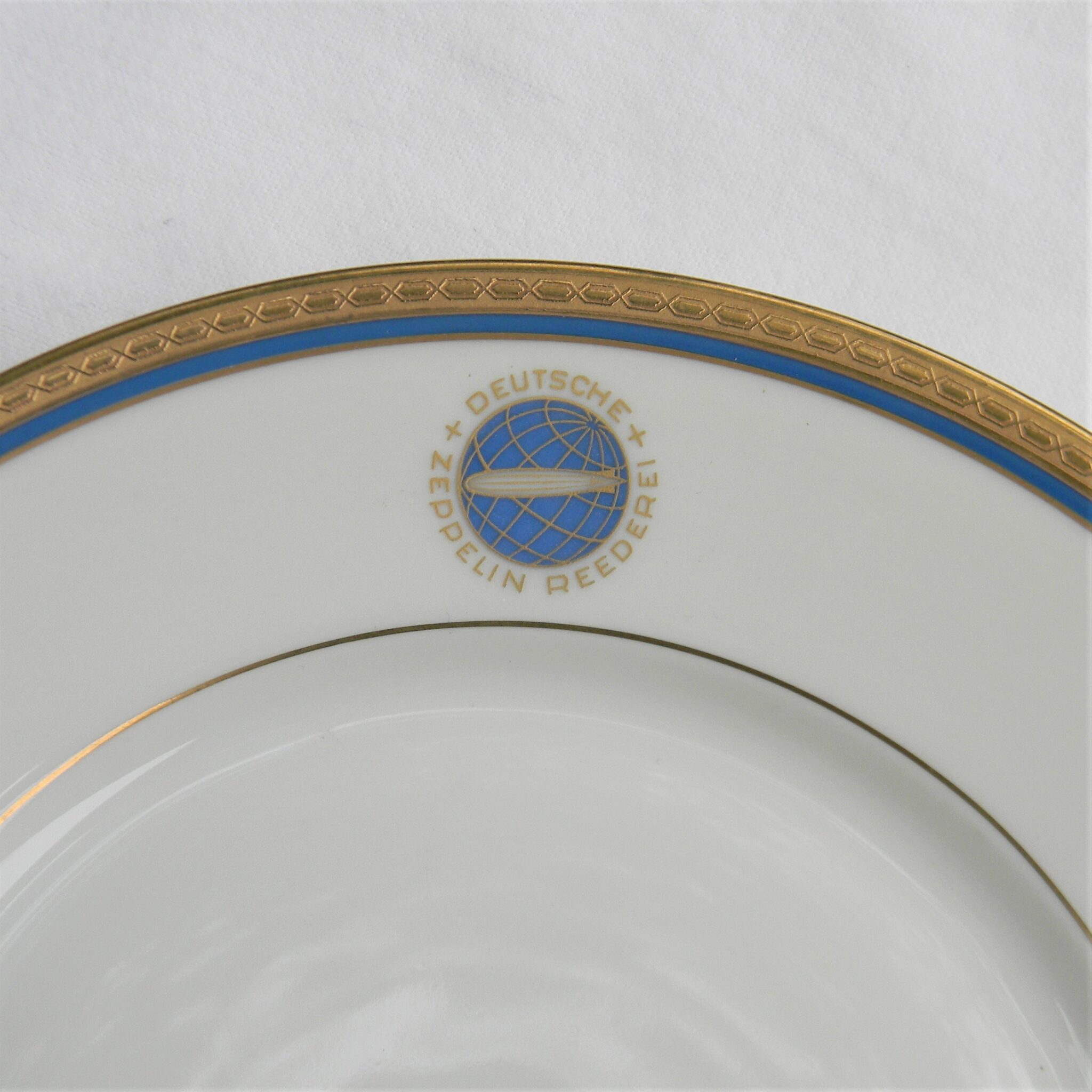 Airship Graf Zeppelin porcelain 8-inch plate Heinrich & Co, Germany