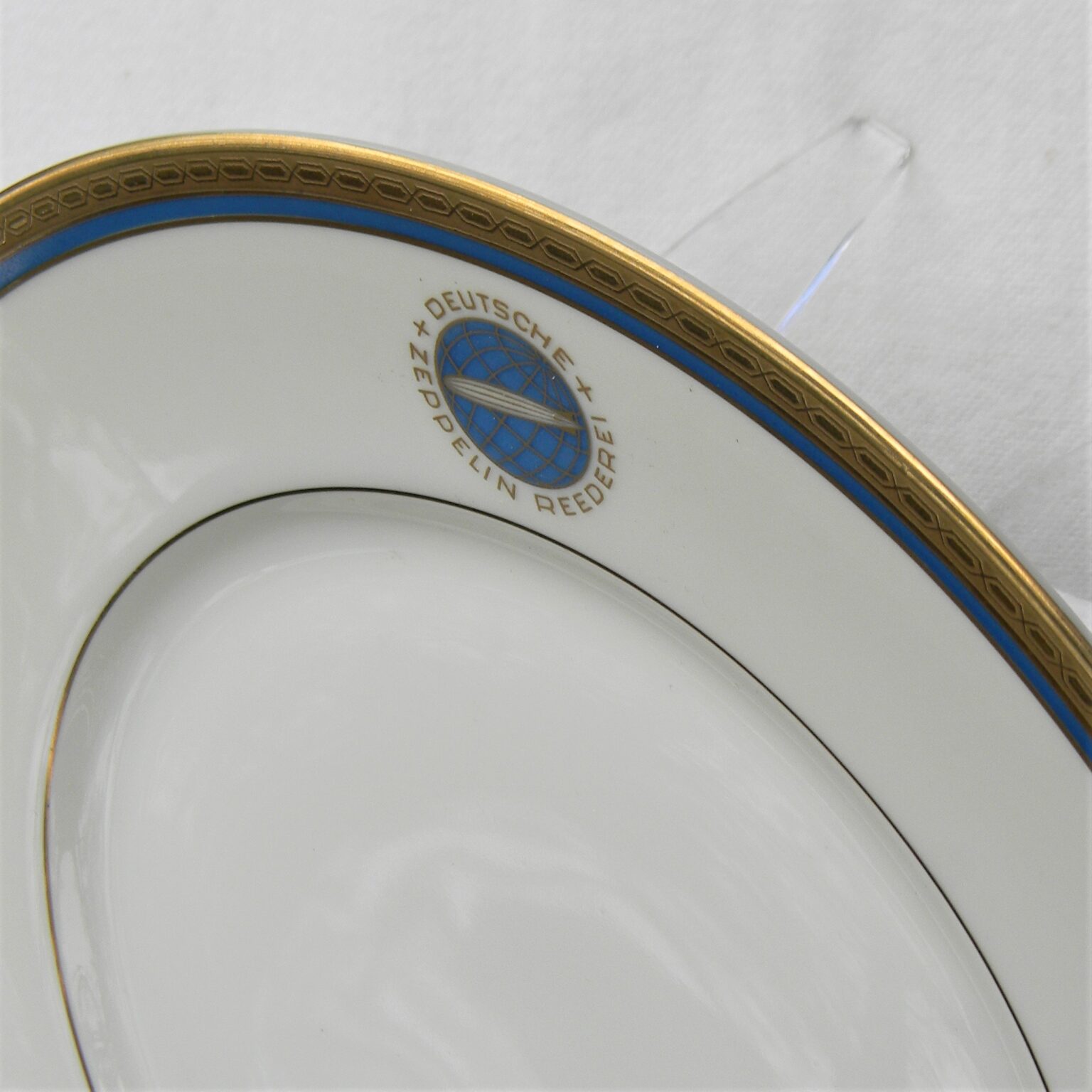 Airship Graf Zeppelin porcelain 8-inch plate Heinrich & Co, Germany