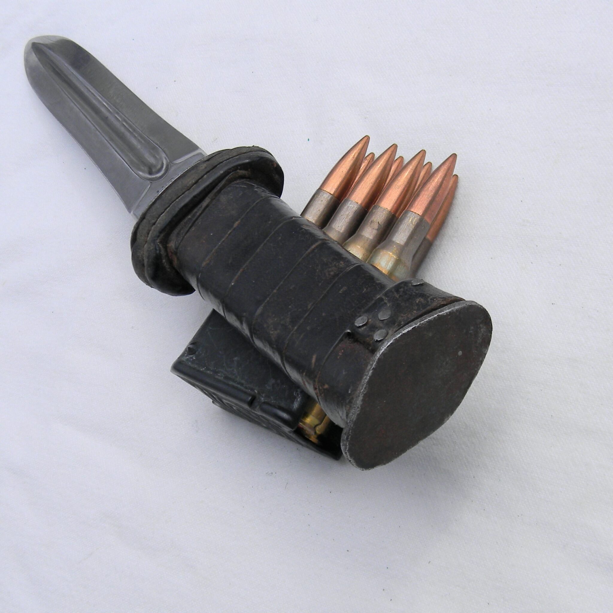 WW2 fighting dagger M1913 Patton Sword ex-WW1 Cavalry Saber