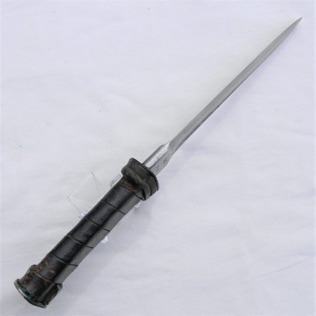 WW2 fighting dagger M1913 Patton Sword ex-WW1 Cavalry Saber