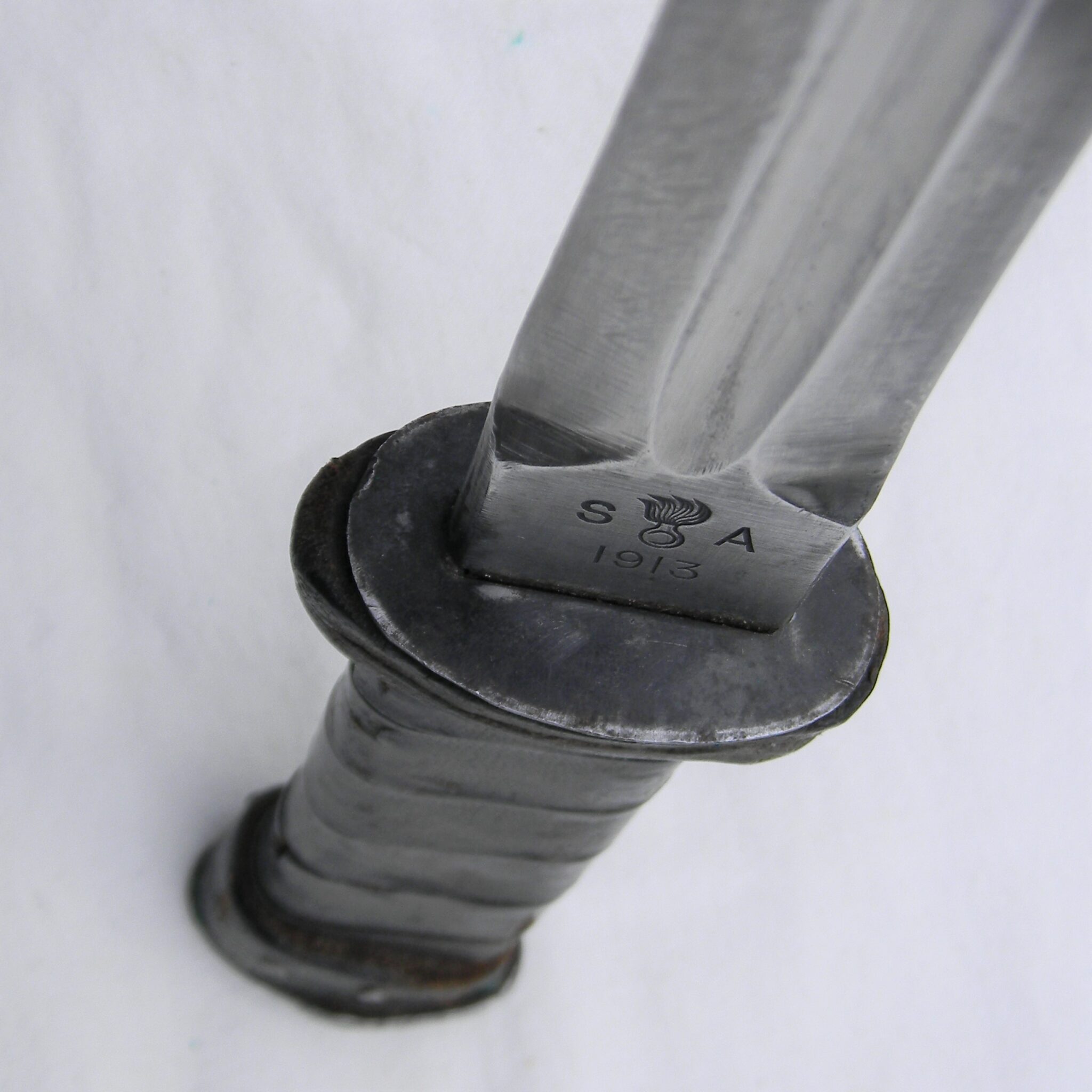 WW2 fighting dagger M1913 Patton Sword ex-WW1 Cavalry Saber