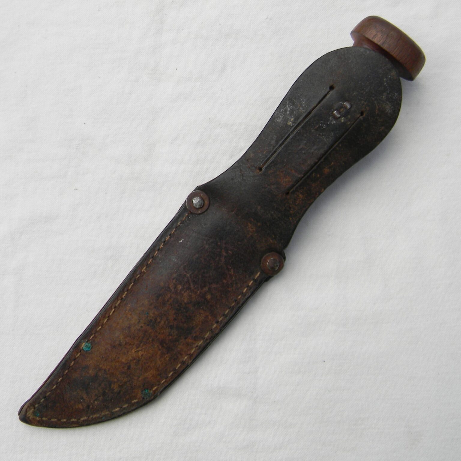 WW2 USN MK1 Fighting Knife wood pommel type, orig scabbard