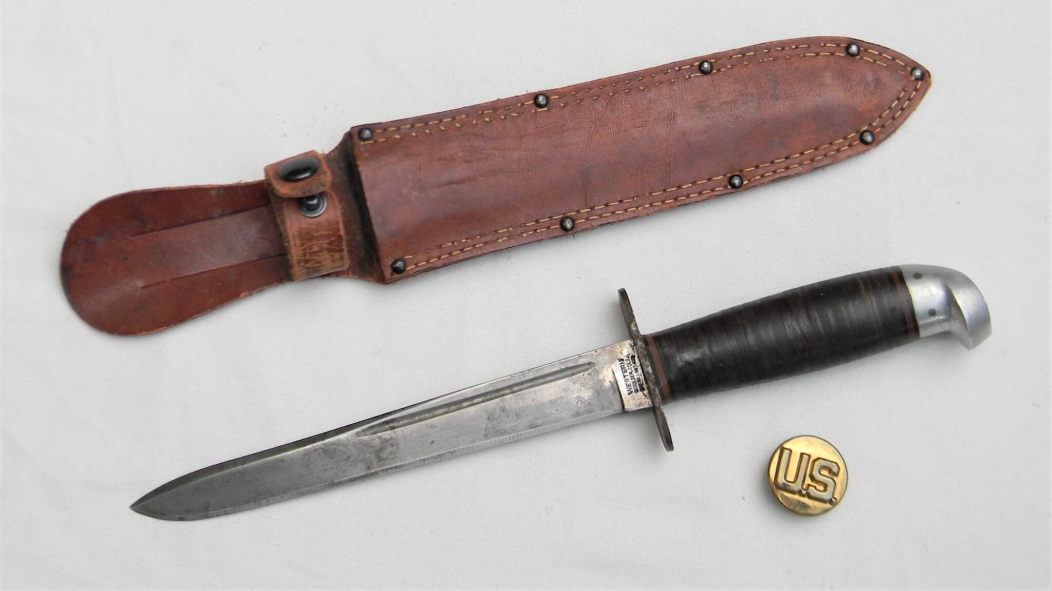 WW2 Western L77 Commando fighting knife, orig scabbard; rare