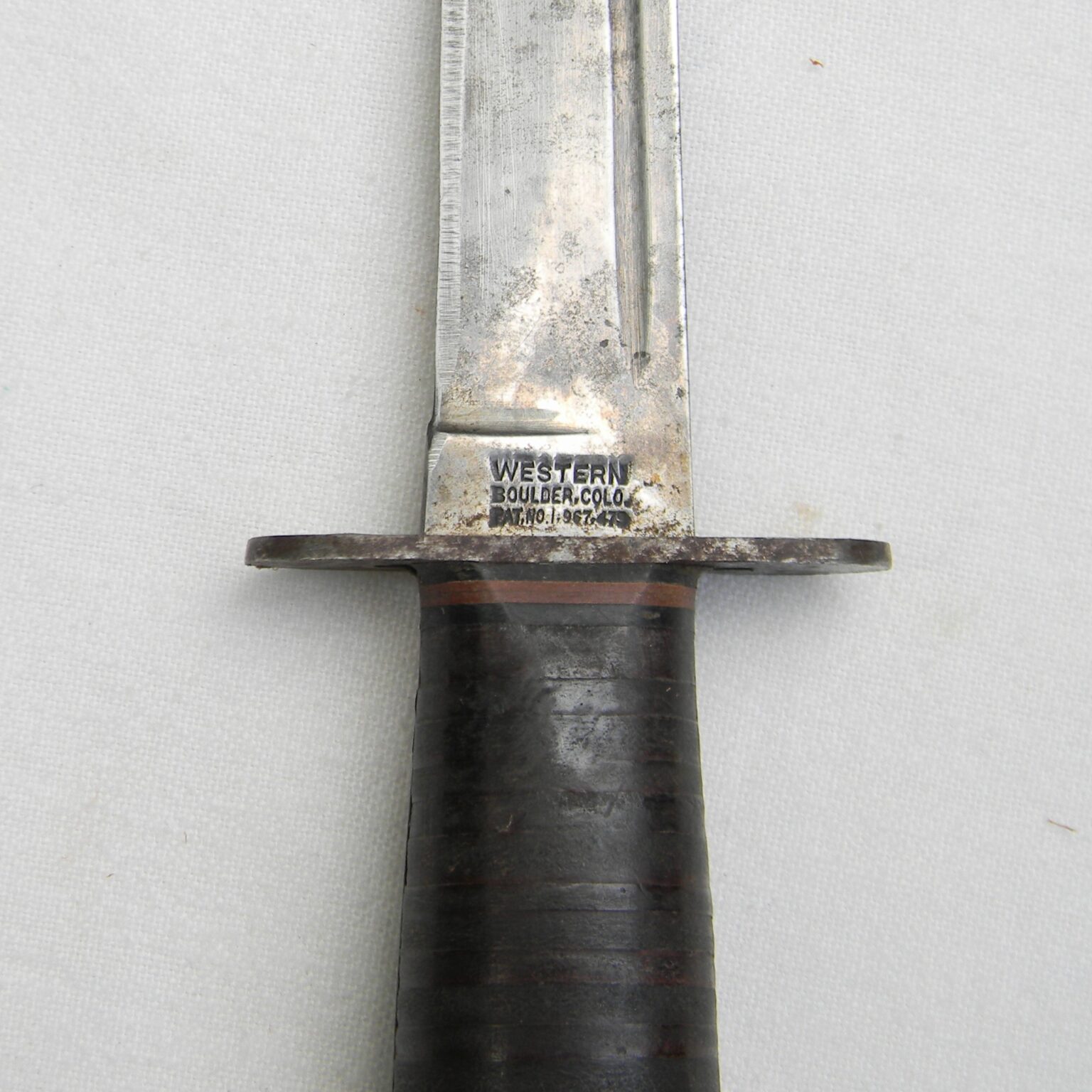 WW2 Western L77 Commando fighting knife, orig scabbard; rare
