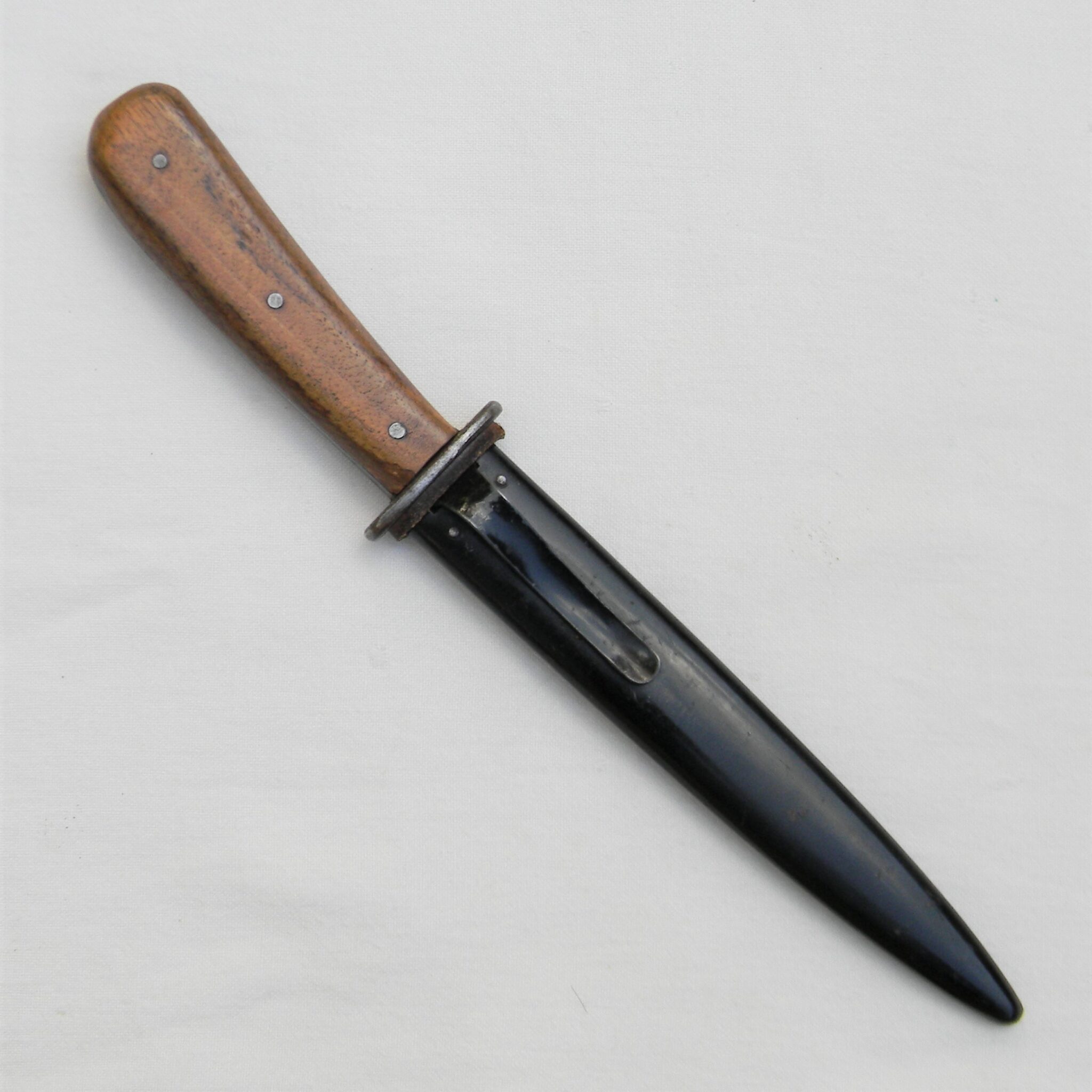 Puma Germany WW2 era fighting knife boot dagger, orig scabbard