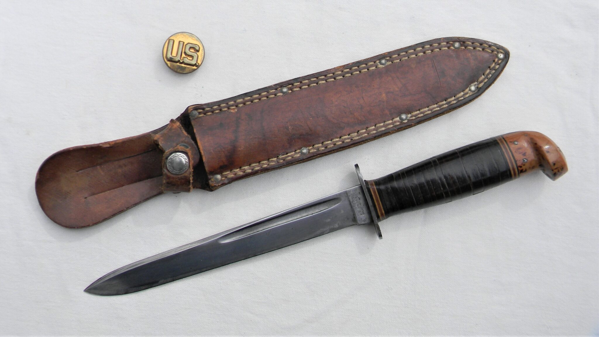 WW2 Western L77 Commando fighting knife, orig scabbard; rare