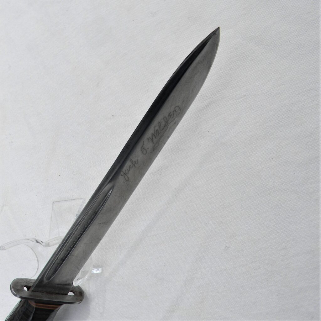 WW2 Western L77 Commando fighting knife, orig scabbard; rare