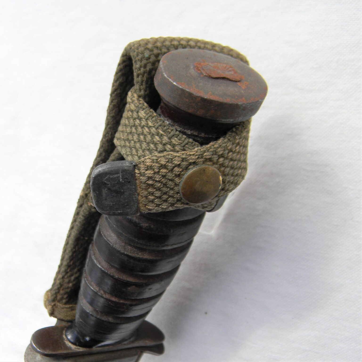 WW2 Imperial M3 trench knife, original M8 scabbard
