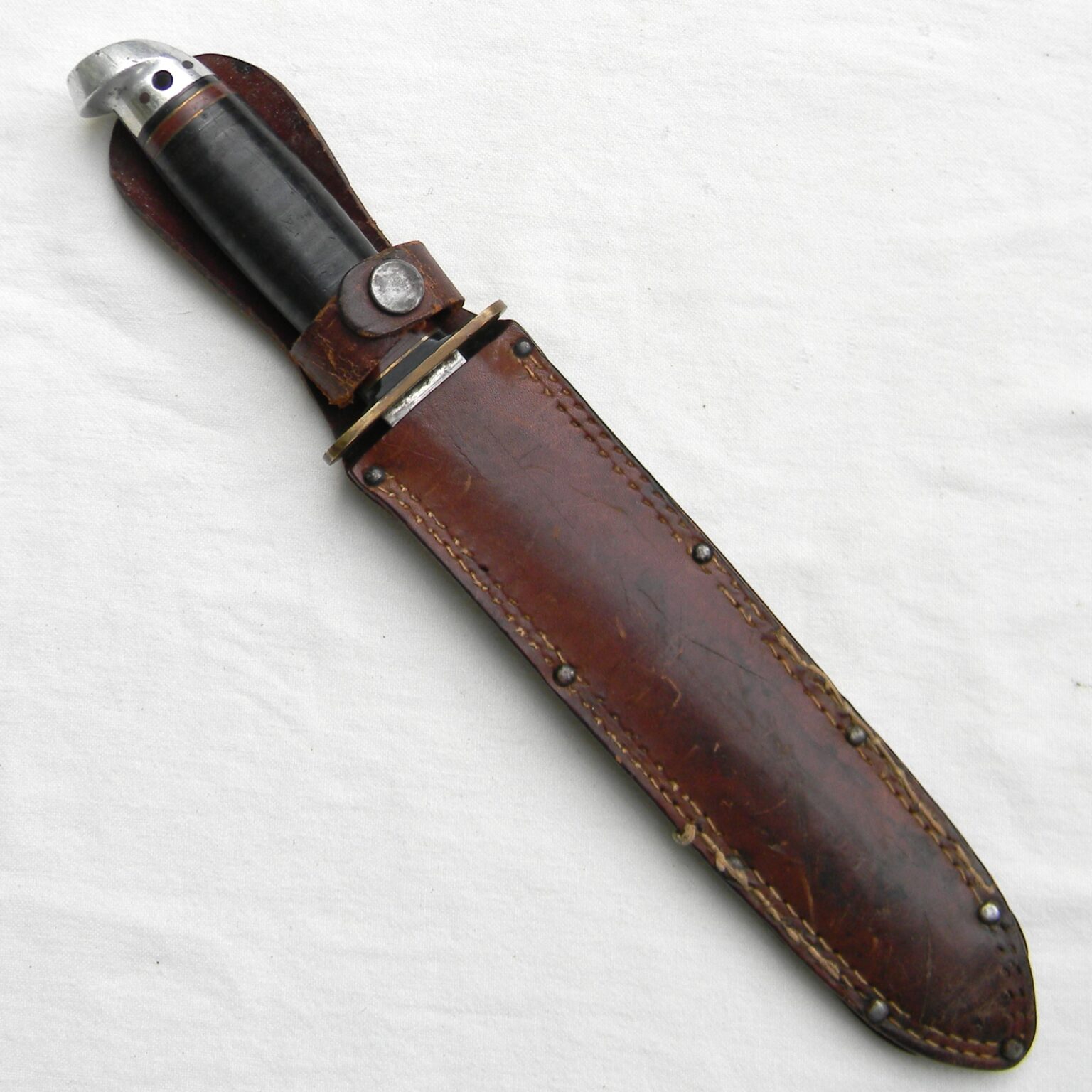 WW2 Western L77 Commando fighting knife, orig scabbard; rare
