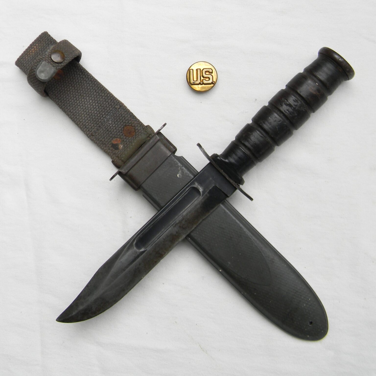 WW2 Camillus USN MK2 fighting knife, 1945 NORD scabbard