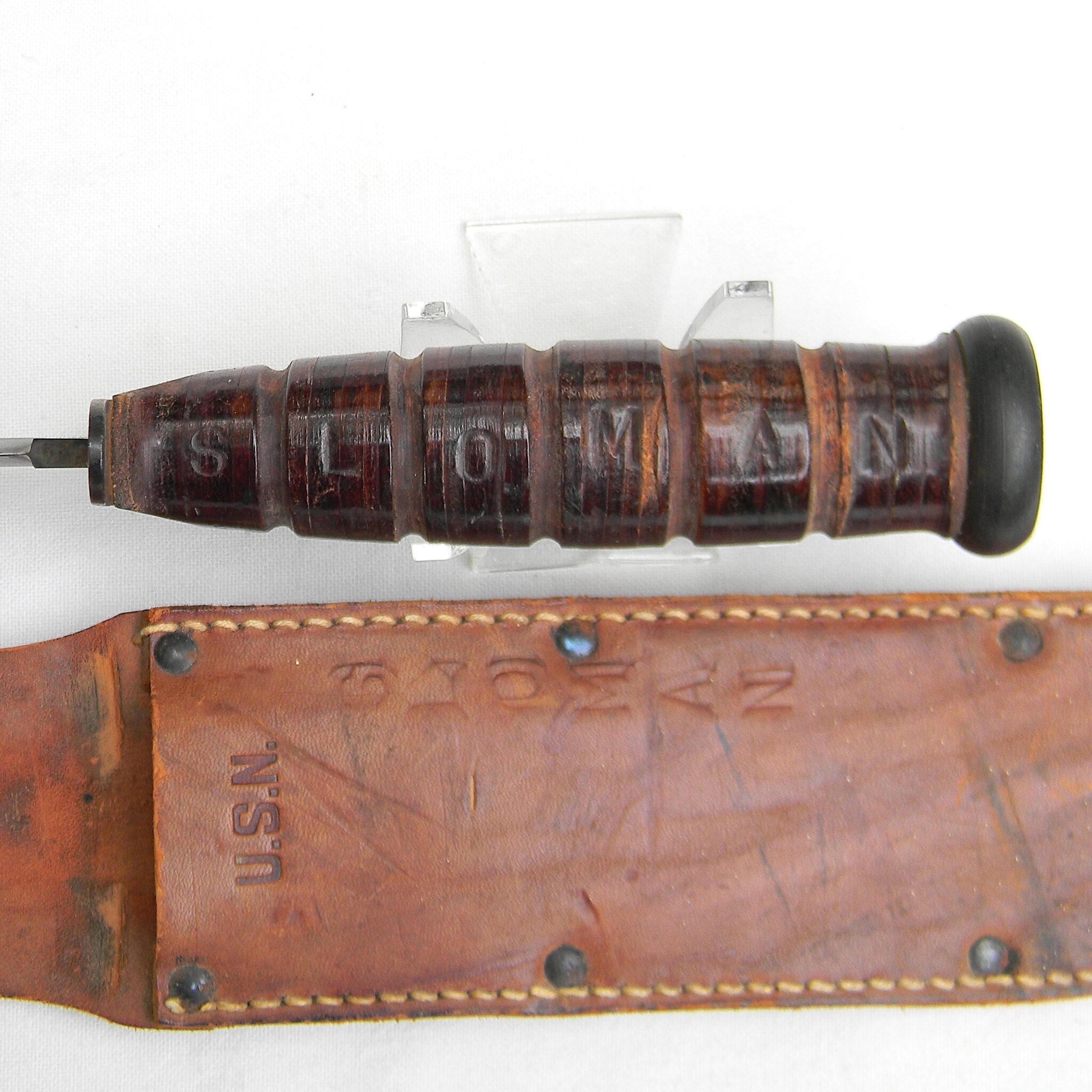WW2 Camillus MK2 fighting knife early nut pommel type; rare
