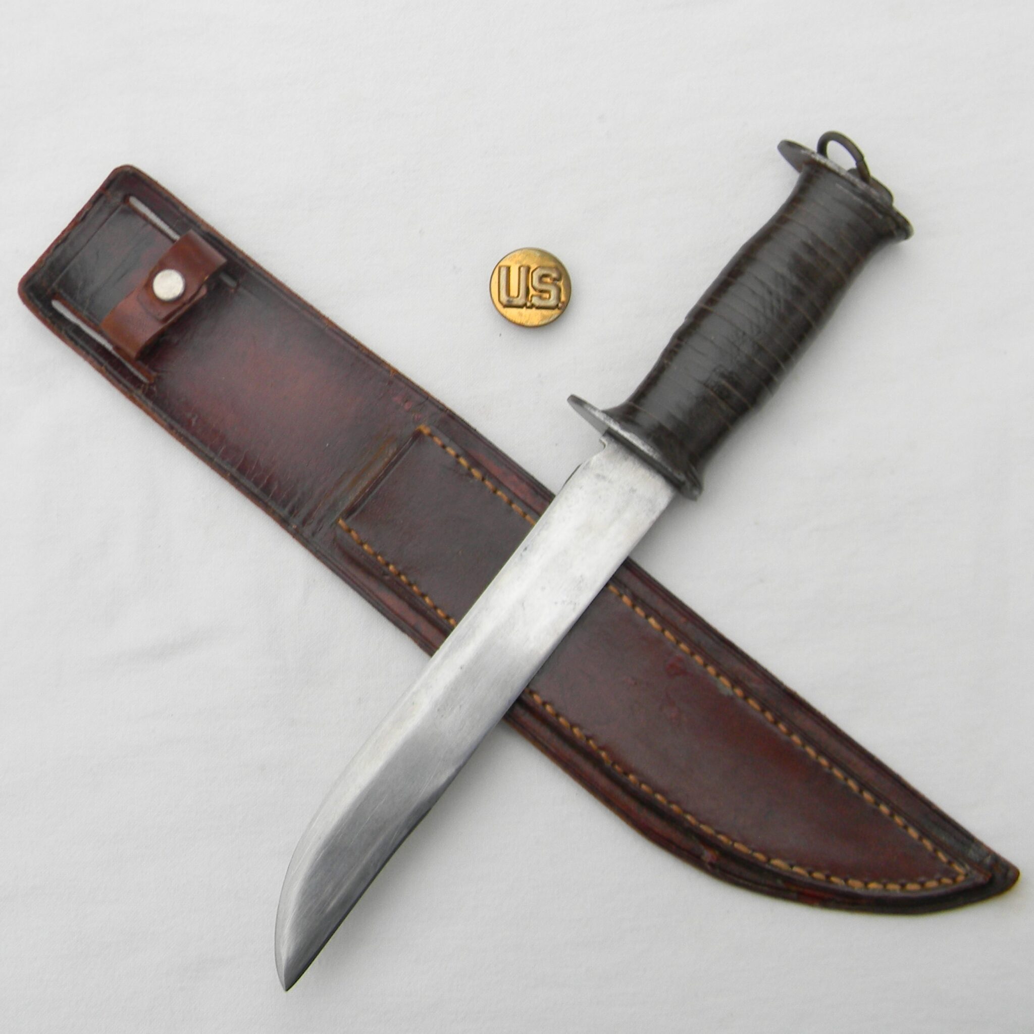 WW2 EGW fighting knife, original leather scabbard; great cond