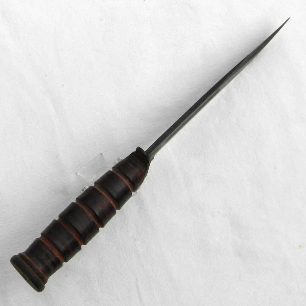 WW2 Camillus USN MK2 fighting knife, 1943 NORD scabbard