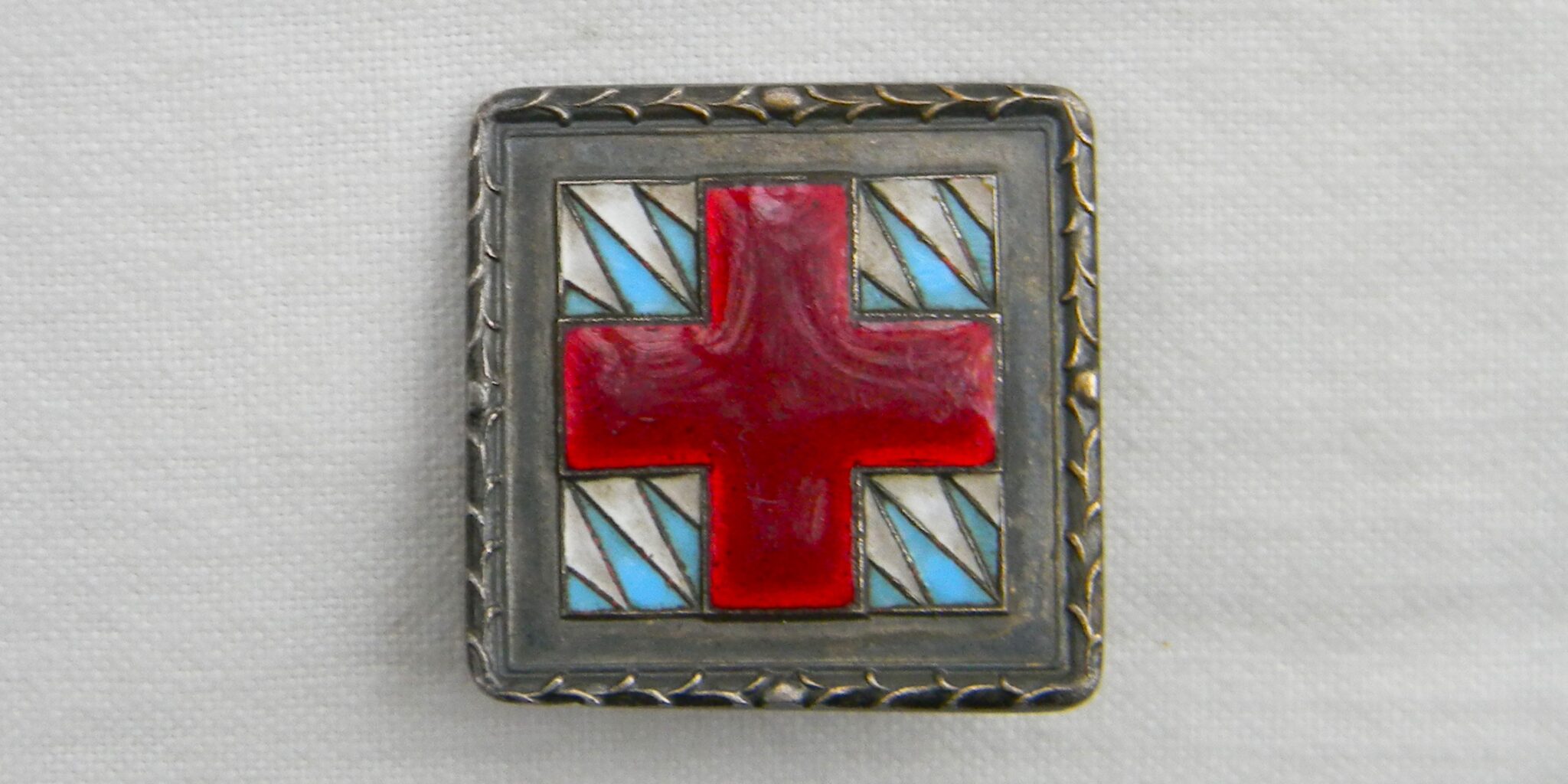 WW1 Bavarian Red Cross pin, scarce large presentation type