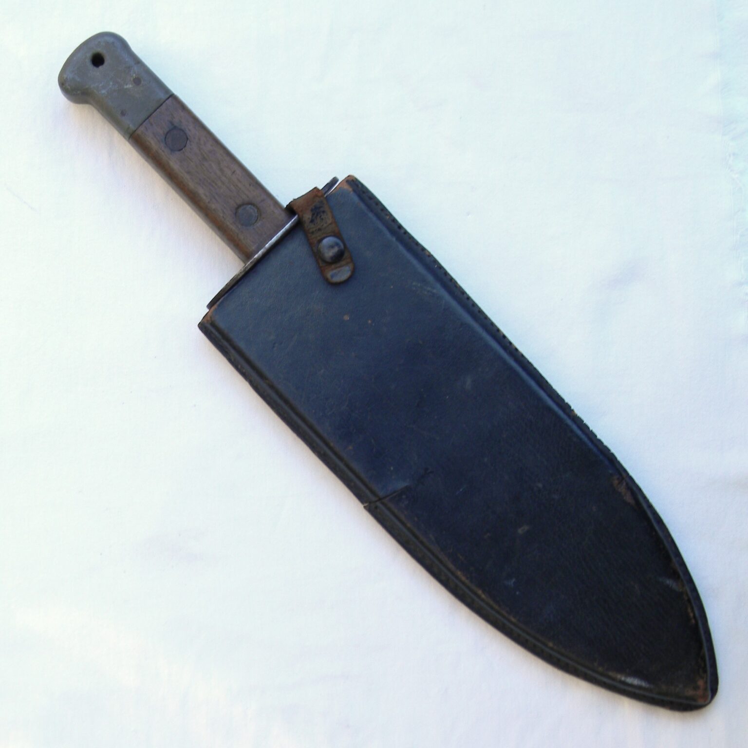 WW2 model 2 Smatchet fighting knife, original scabbard; RARE