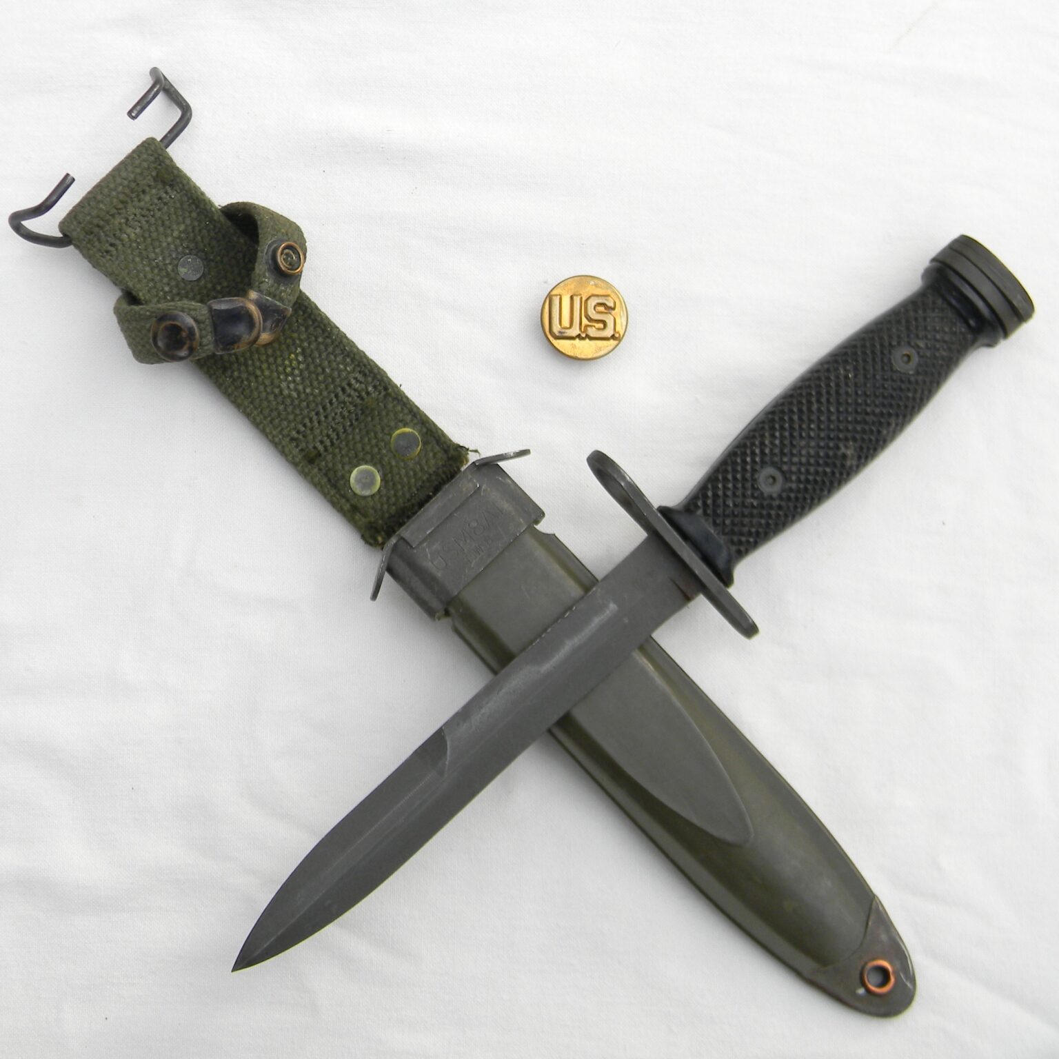 Vietnam War Conetta M4 bayonet, orig TWB M8A1 scabbard