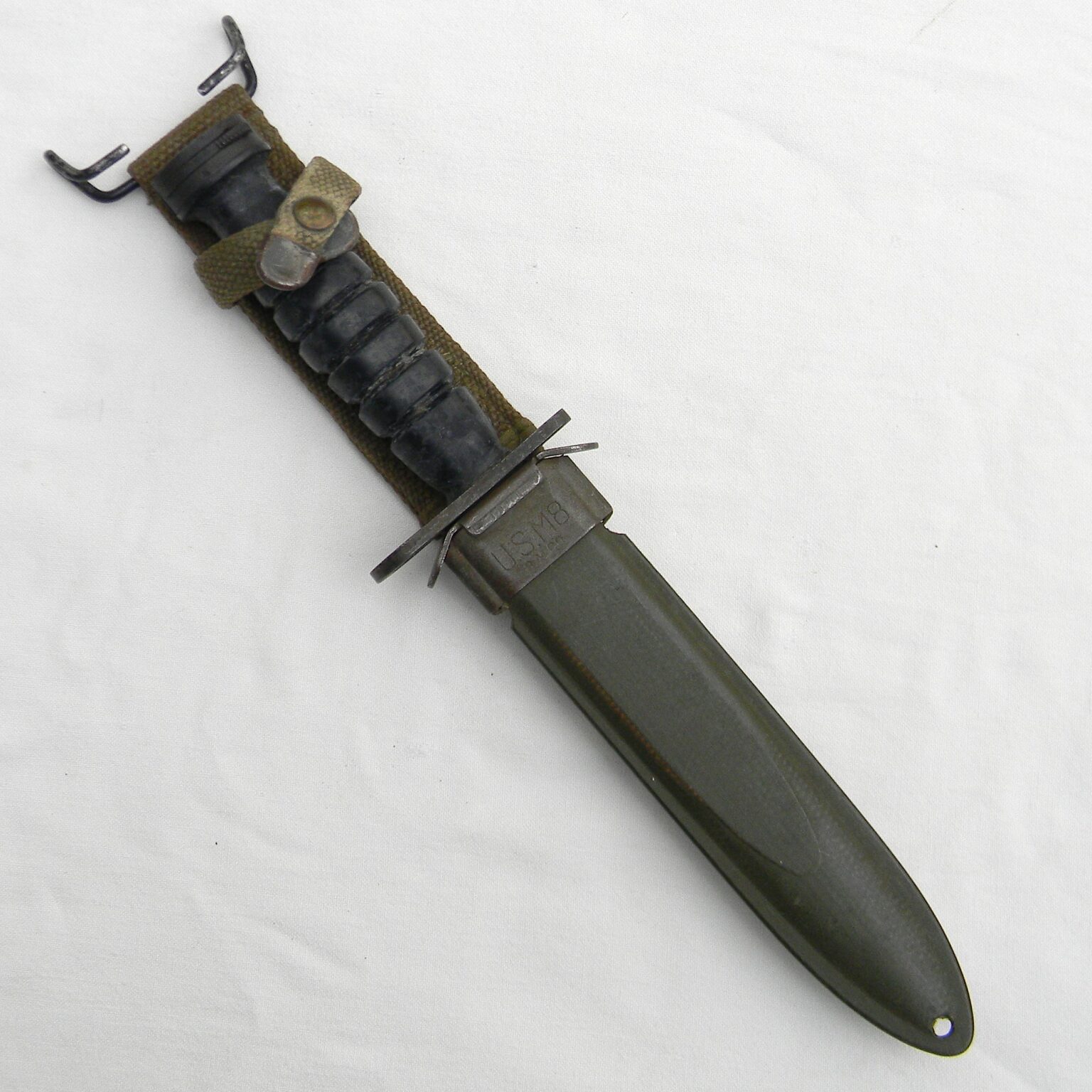 WW2 Case M4 bayonet Korean War rubber handle, orig scabbard