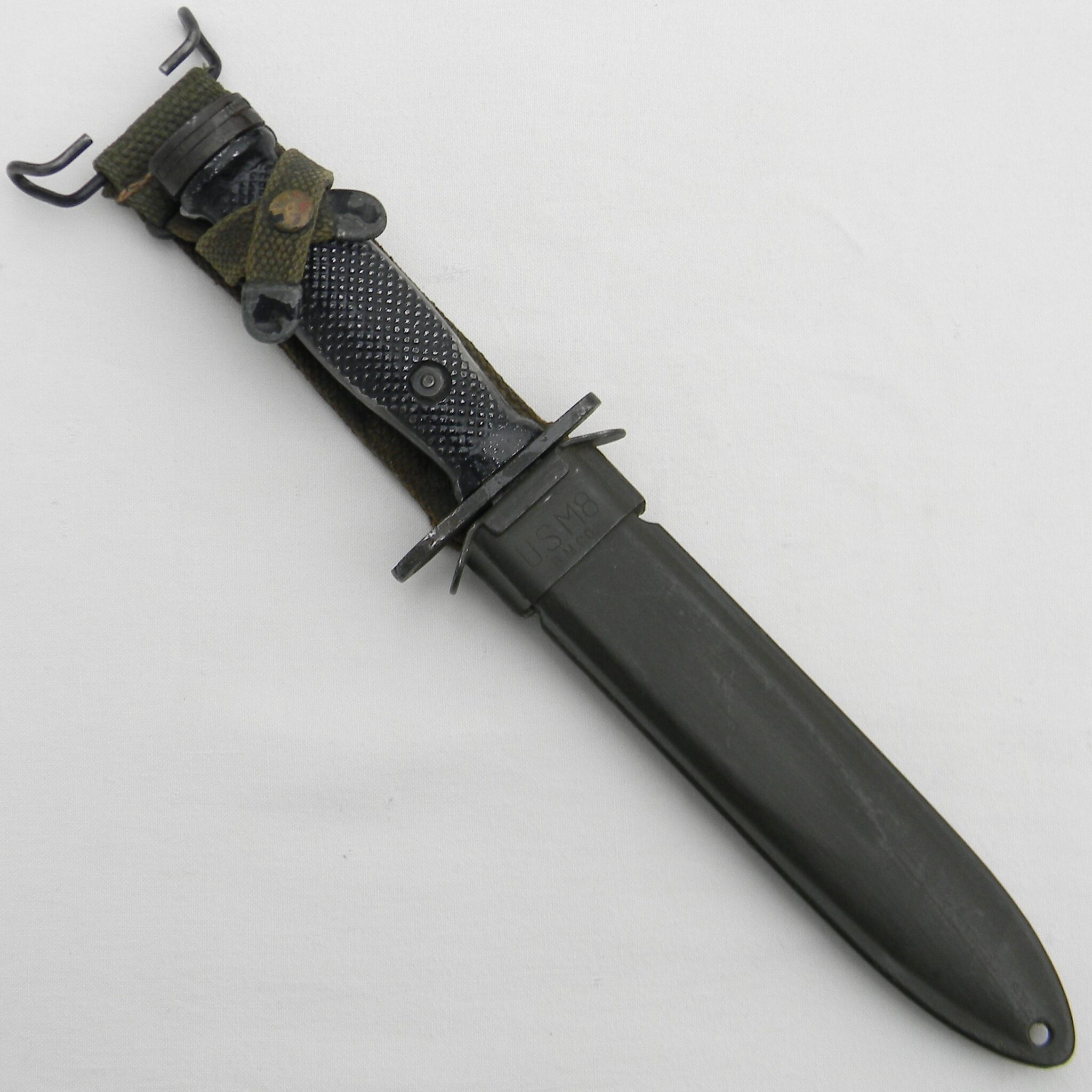 WW2 Camillus M4 bayonet, aluminum handle, orig M8 scabbard