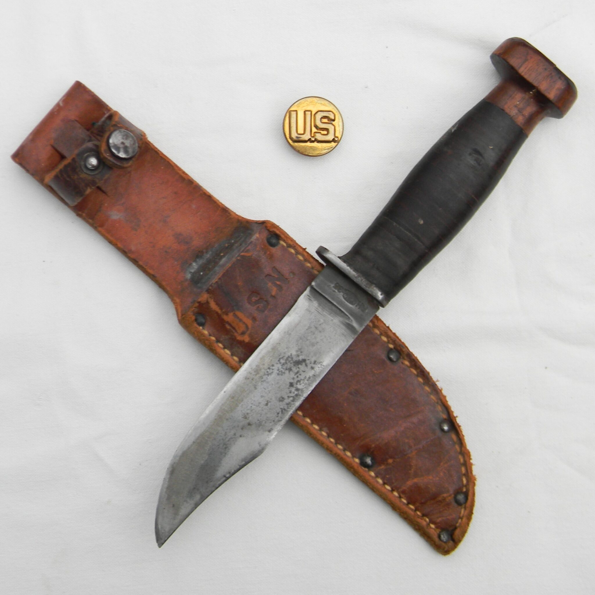 WW2 PAL MK1 Fighting Knife wood pommel, orig USN scabbard