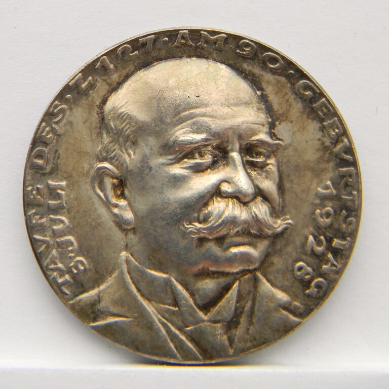 Germany 1928 Graf Zeppelin silver medal LZ-127 airship; MS63