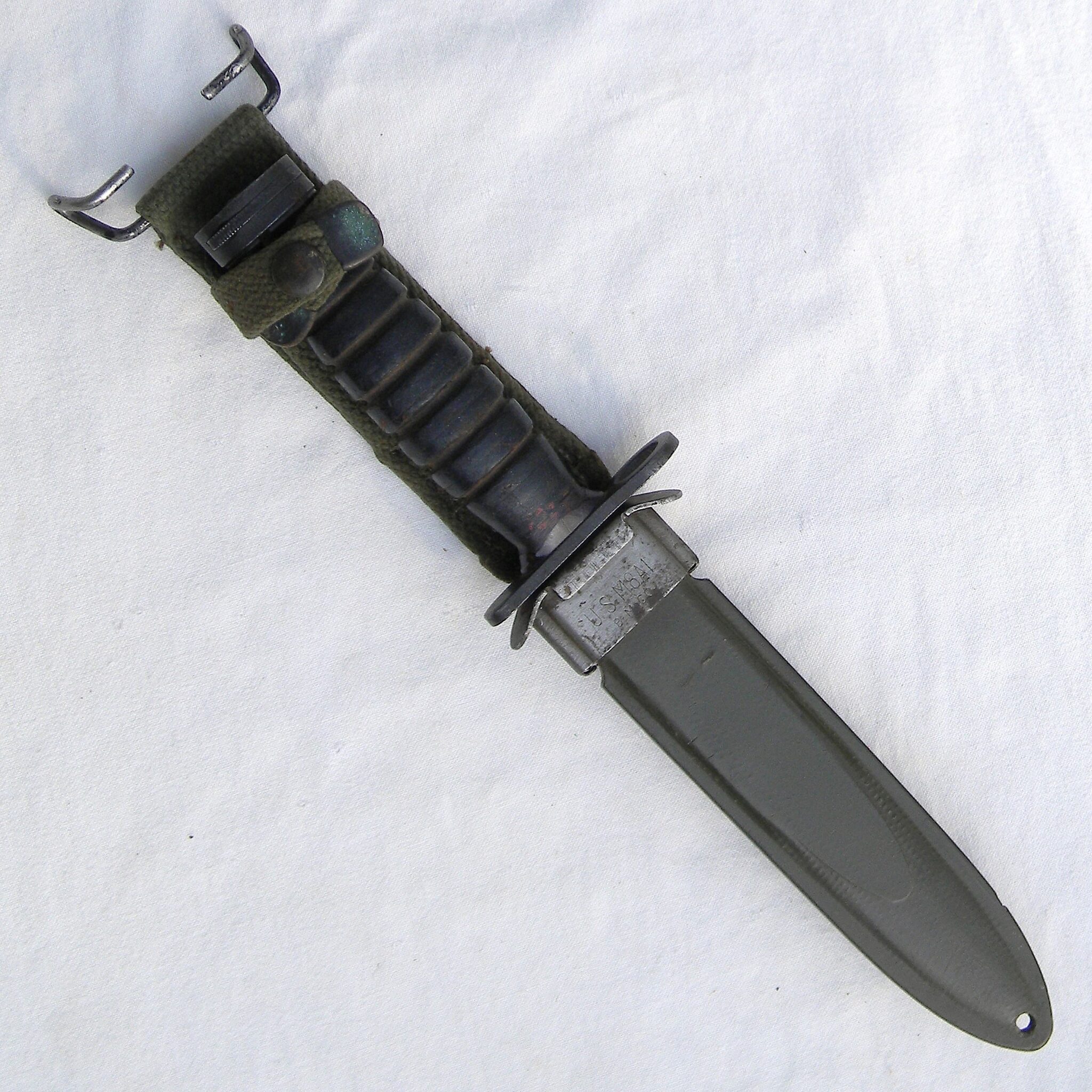 WW2 Imperial M4 bayonet, original M8A1 BM Co scabbard
