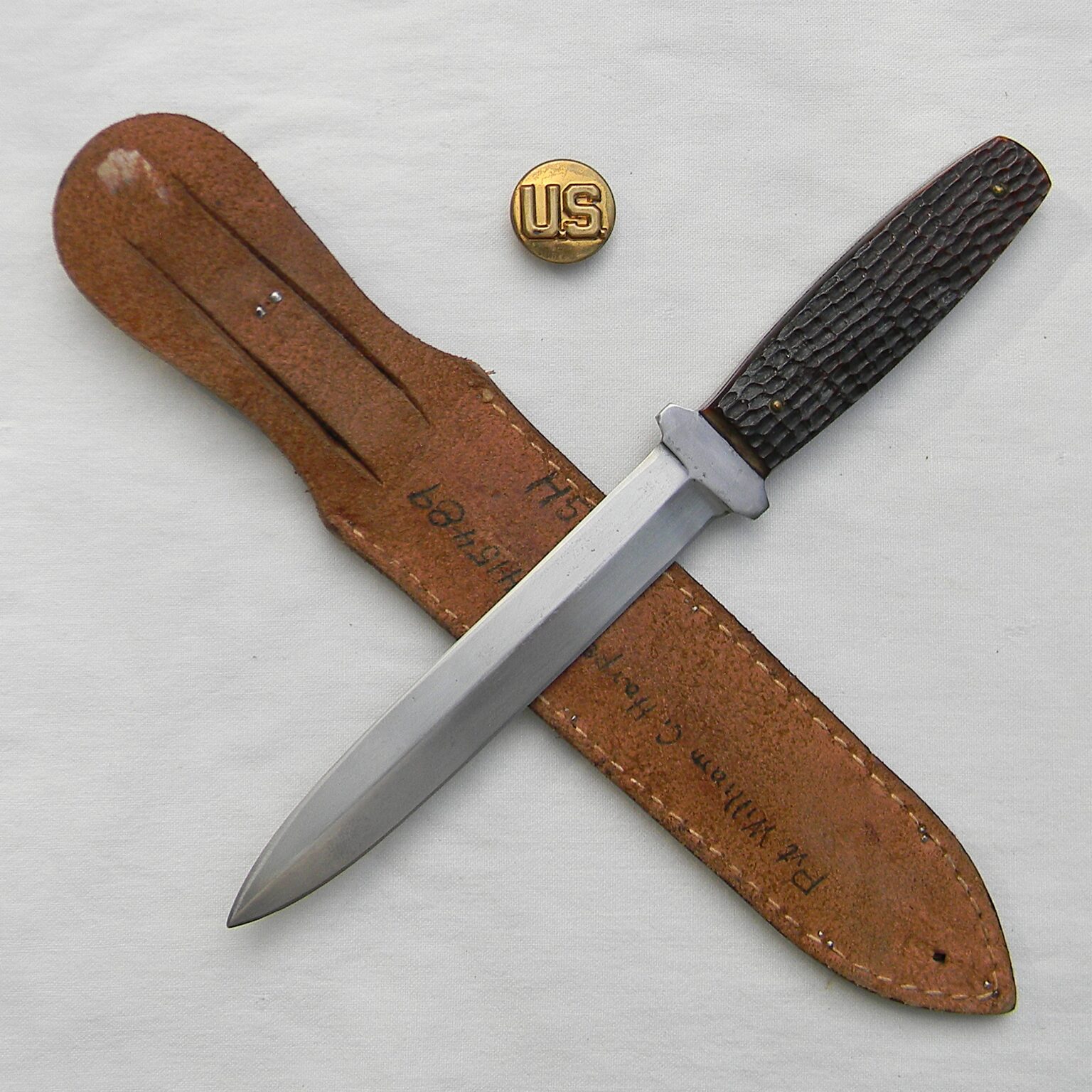 WW2 Case Tested XX Pig Sticker fighting knife, original sheath