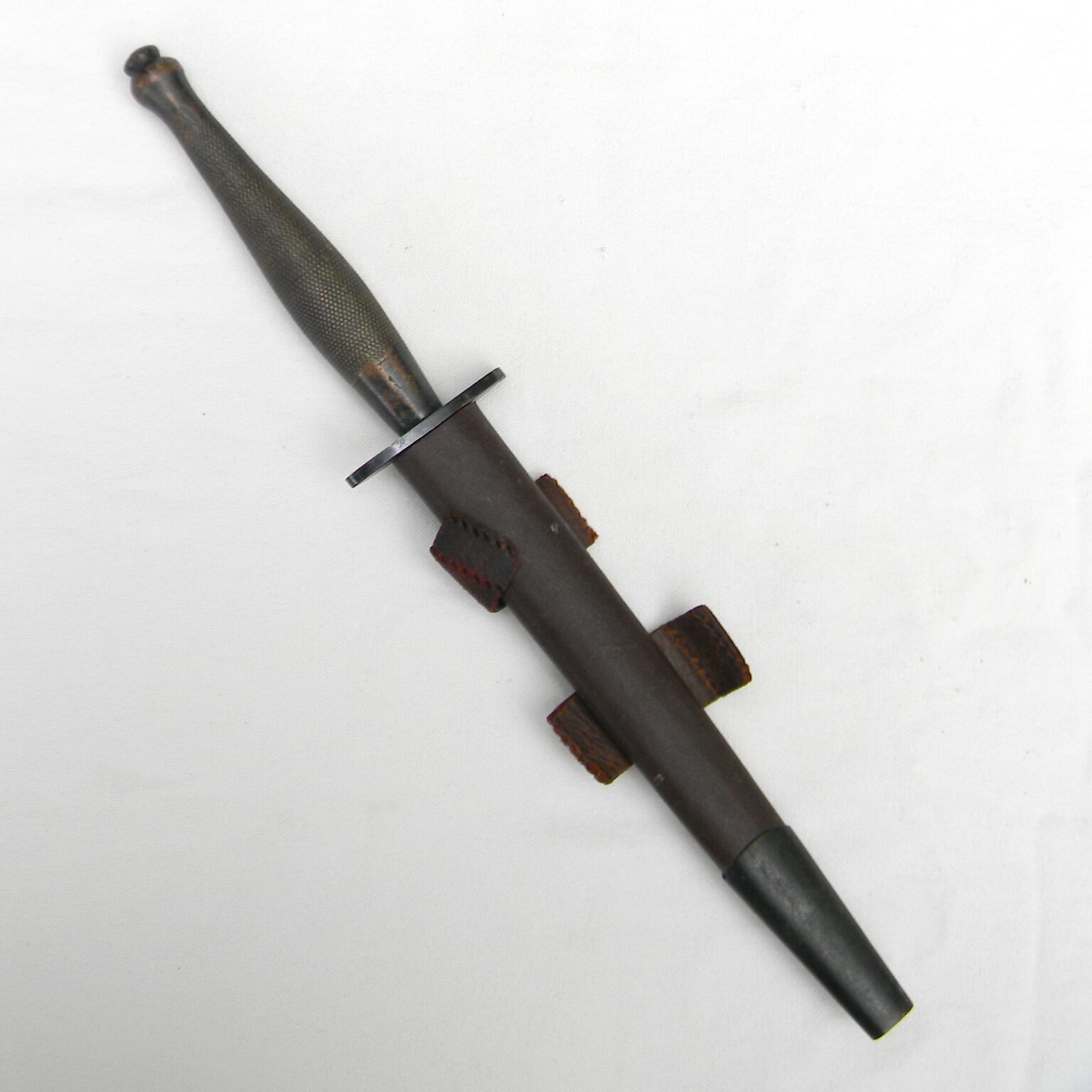 WW2 Wilkinson Sword Fairbairn-Sykes dagger, etched blade type
